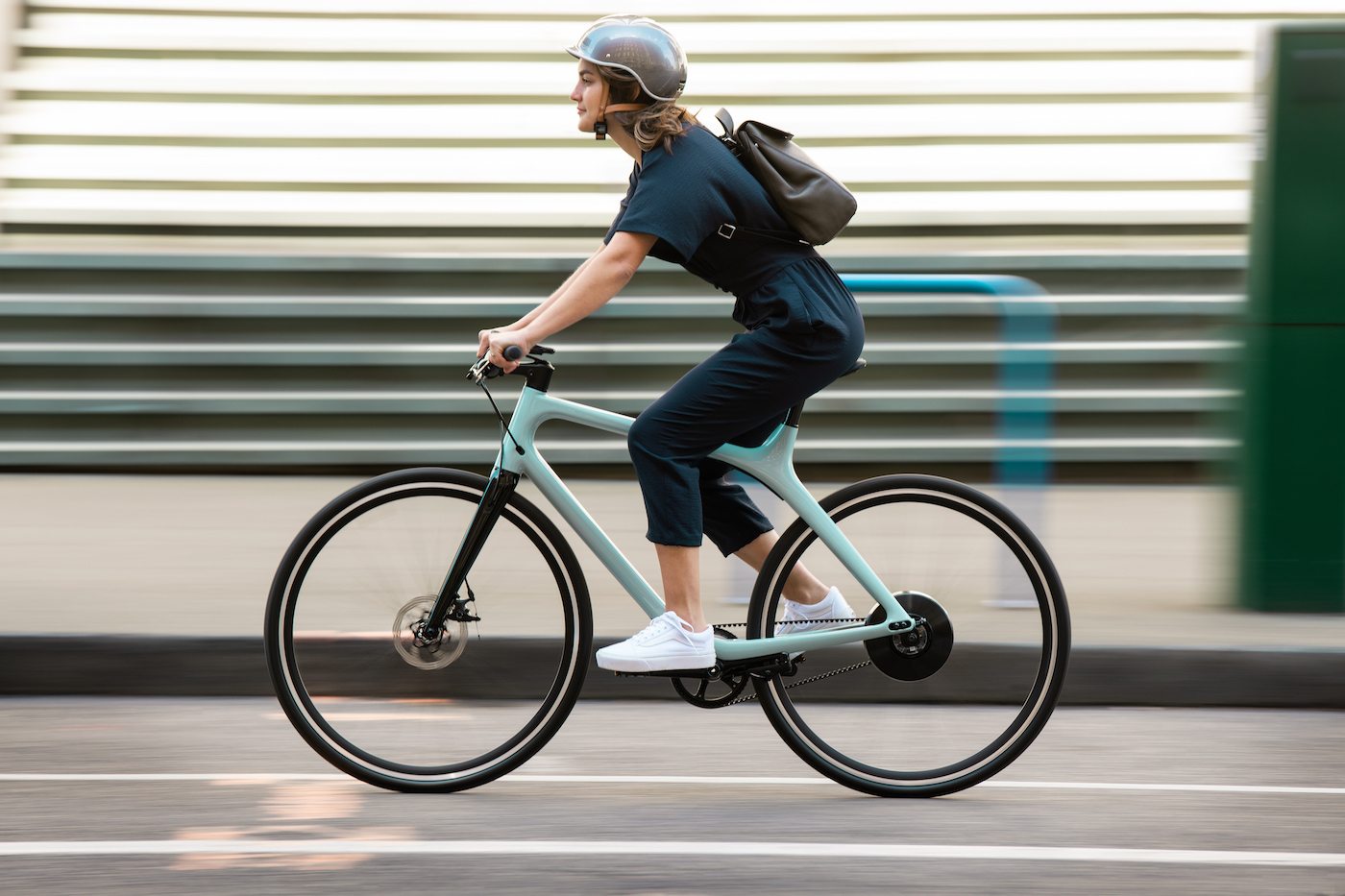 Eeyo 1 belt-drive e-bike unveiled buy Gogoro, 26 lb with new Smartwheel
