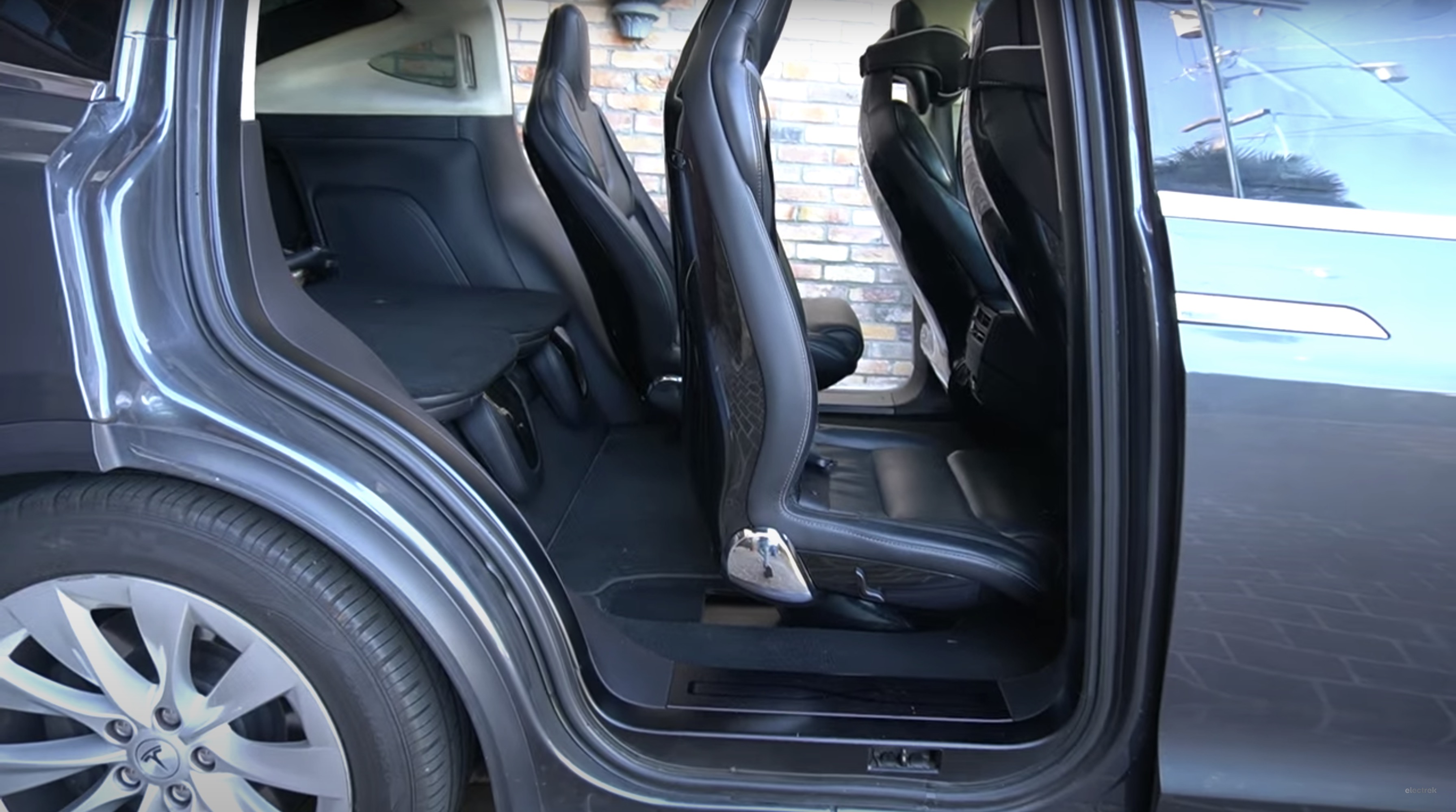 Tesla Model X with extreme mileage racked up $29,000 in repair ...