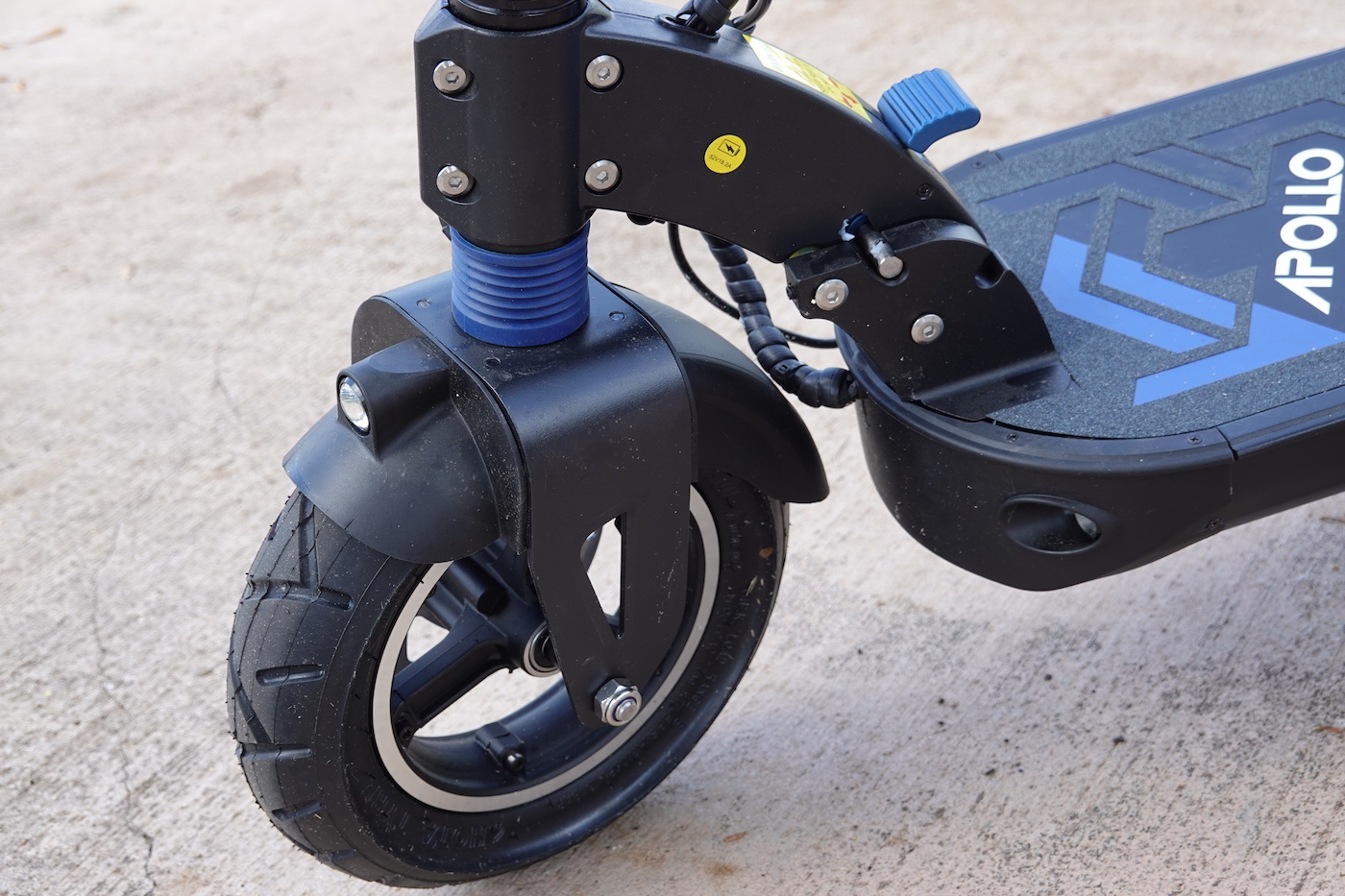 Apollo Explore 32 MPH electric scooter: full suspension meets a fun ride!