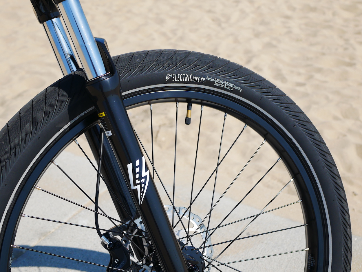 Model R electric bike is a made-in-America cruiser for the beach or city