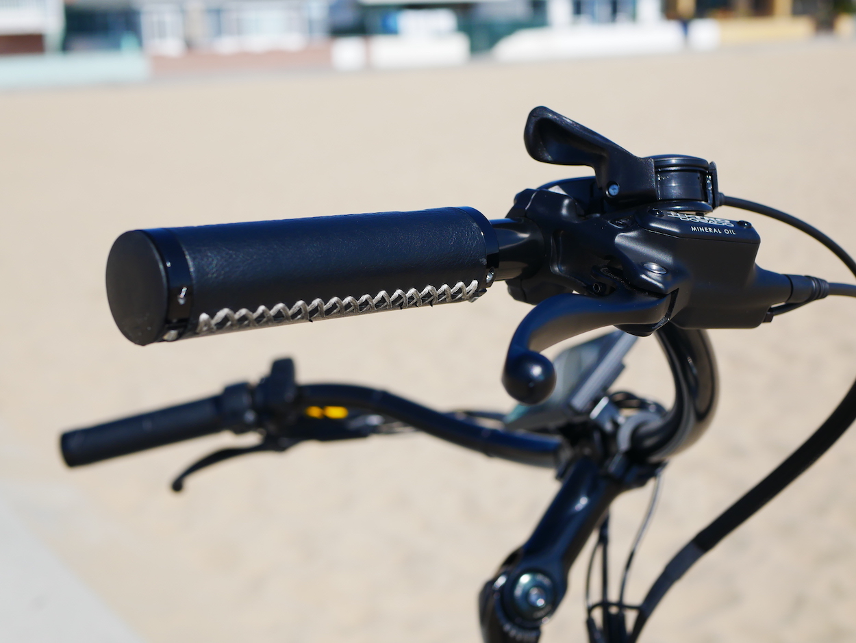 Model R electric bike is a made-in-America cruiser for the beach or city
