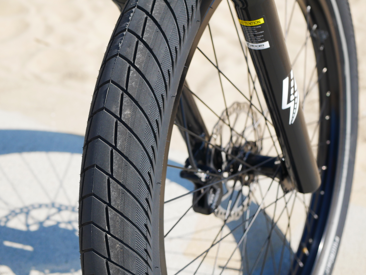 Model R electric bike is a made-in-America cruiser for the beach or city