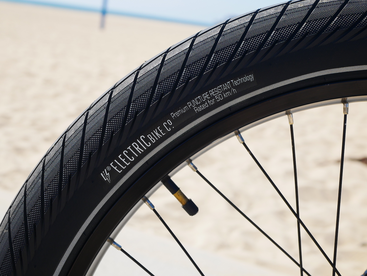 Model R electric bike is a made-in-America cruiser for the beach or city