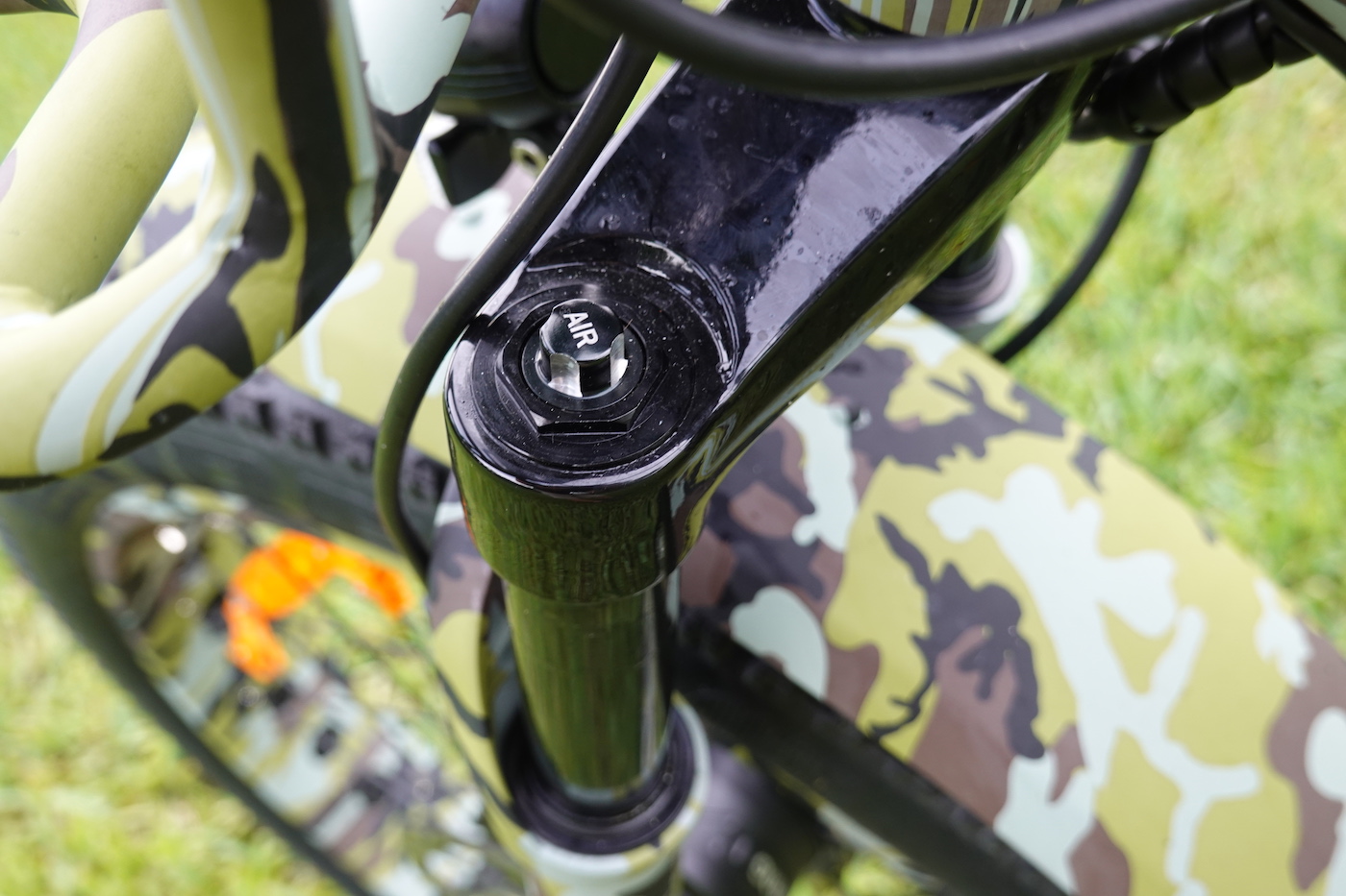 2,200W Super Monarch Crown full suspension e-bike has battery for days