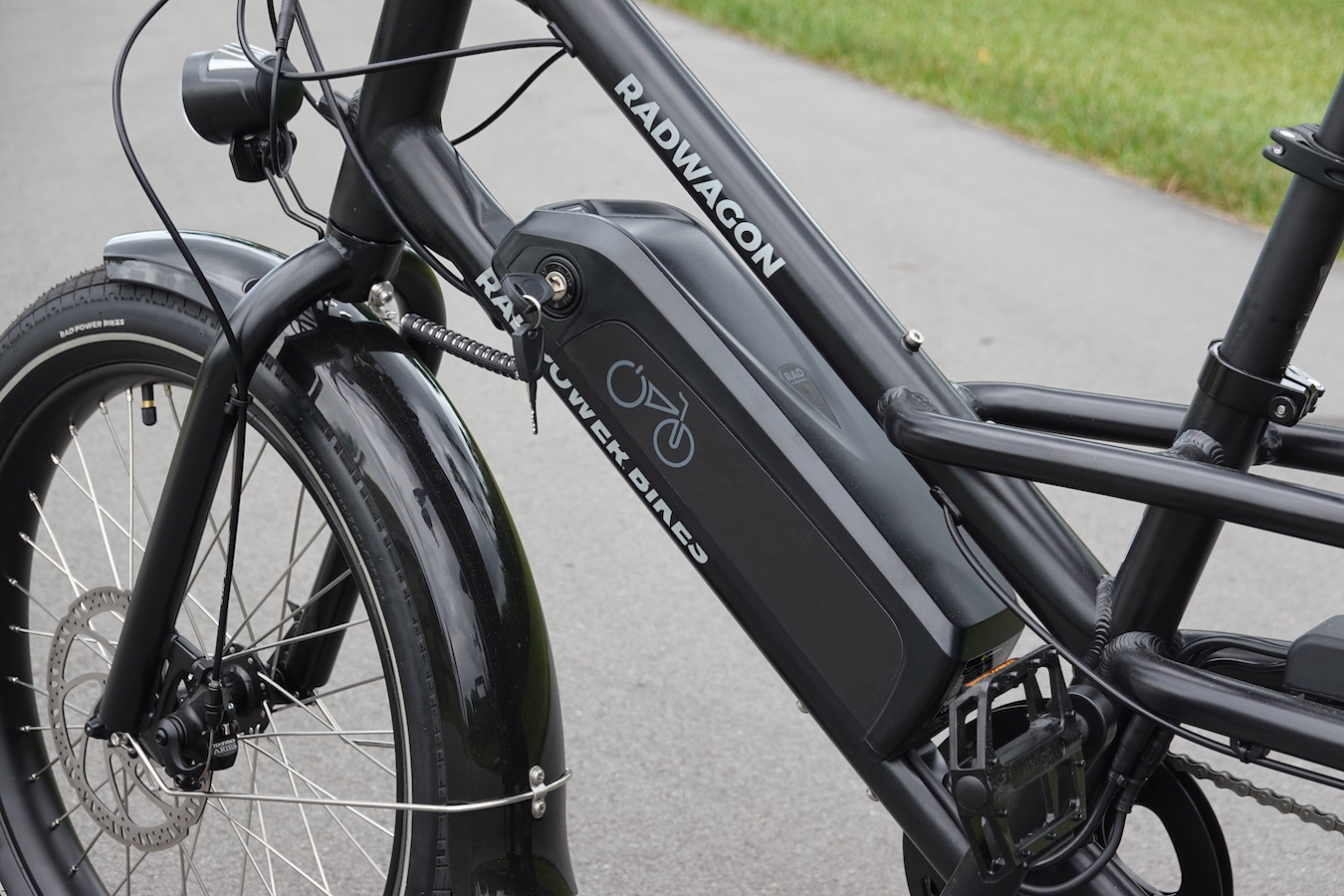 Radwagon 4 electric cargo bike is an affordable and awesome e-bike!