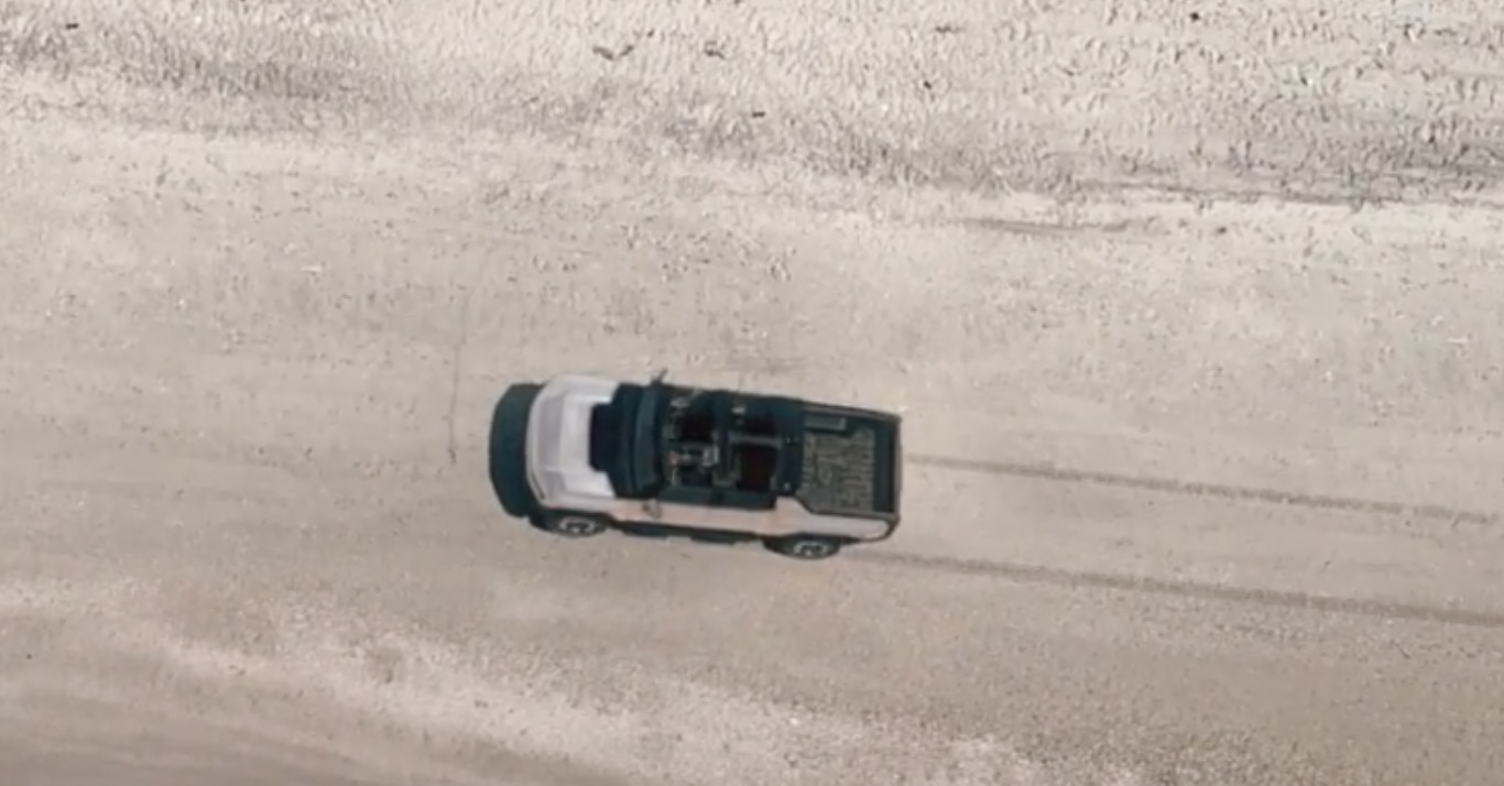 GM unveils Hummer EV's Crab Mode — a four-wheel steering system | Electrek