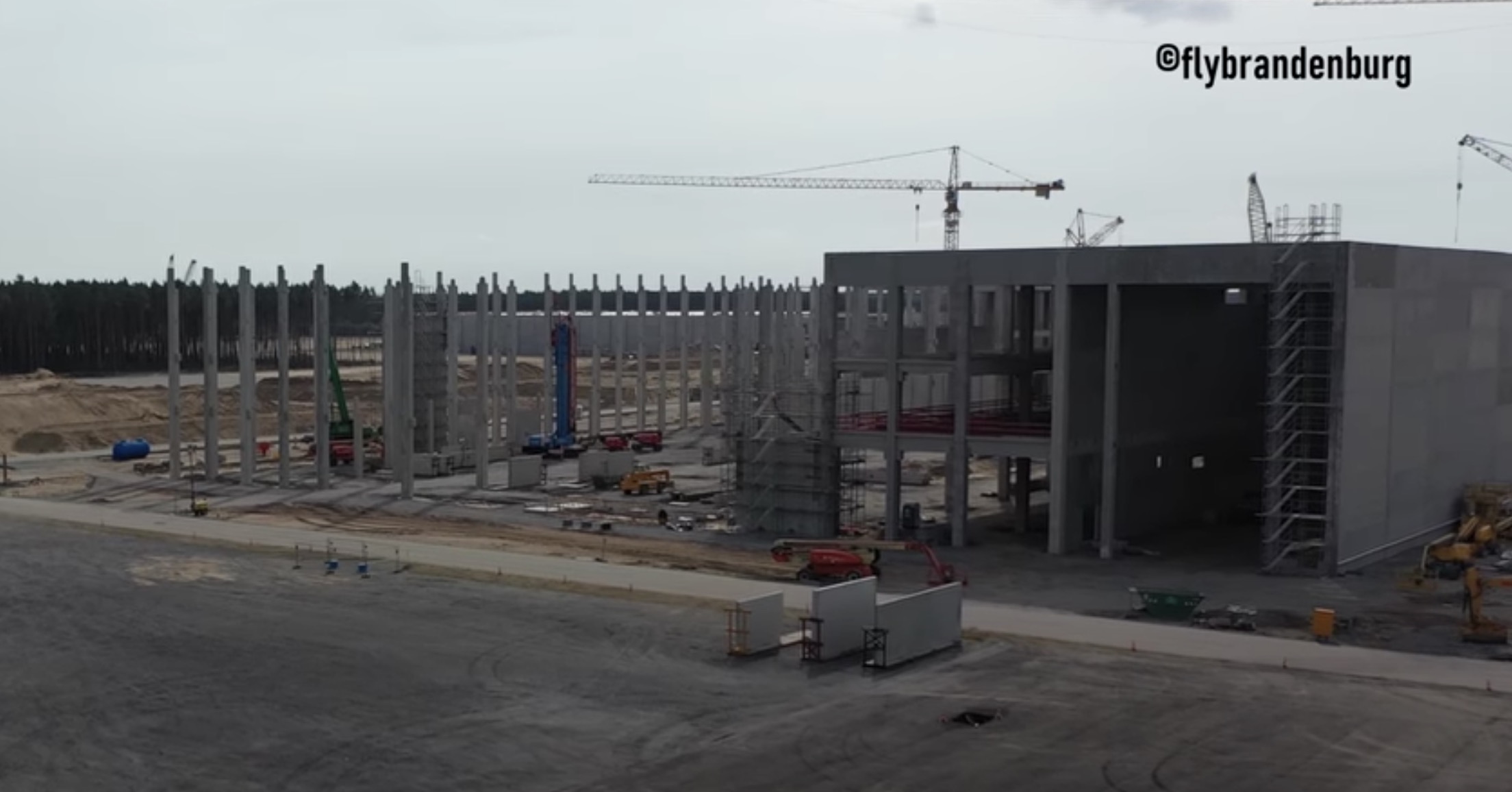 Tesla Gigafactory Berlin shows incredible progress and scale in new ...