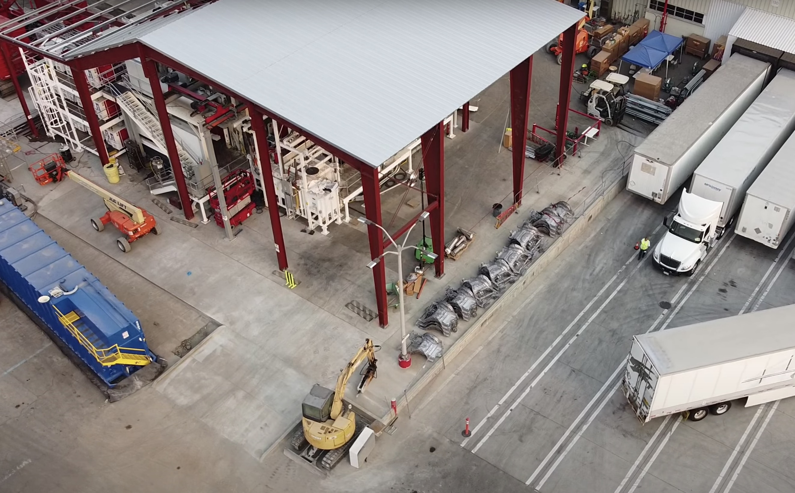 Drone flyover of Tesla's massive new casting machine shows new parts ...
