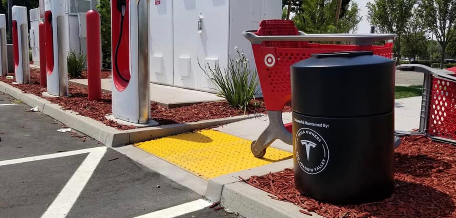 Tesla owners band together to put trash cans at Superchargers and keep ...