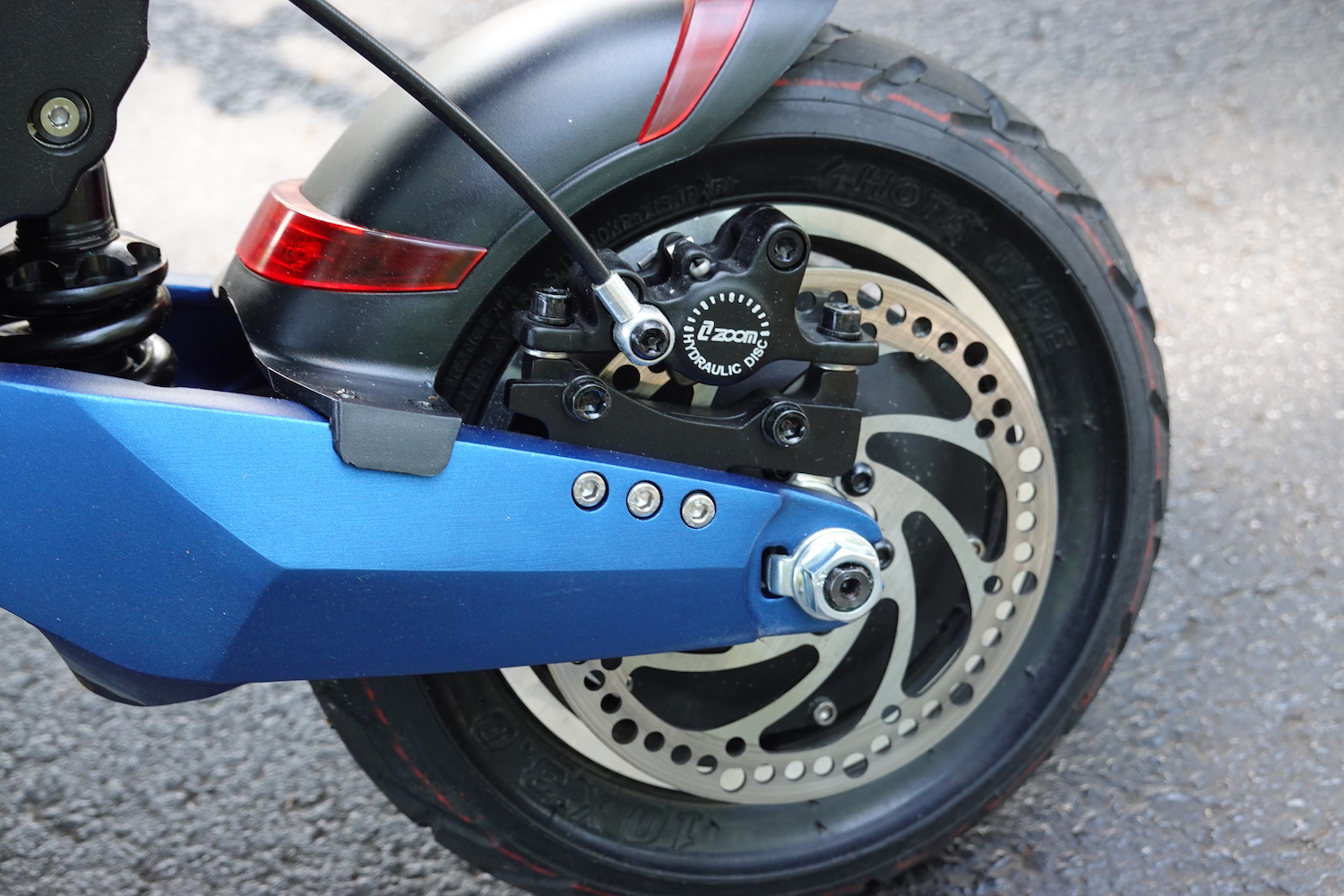 Apollo Pro review: Testing a 38 MPH and 2000 watt electric scooter!