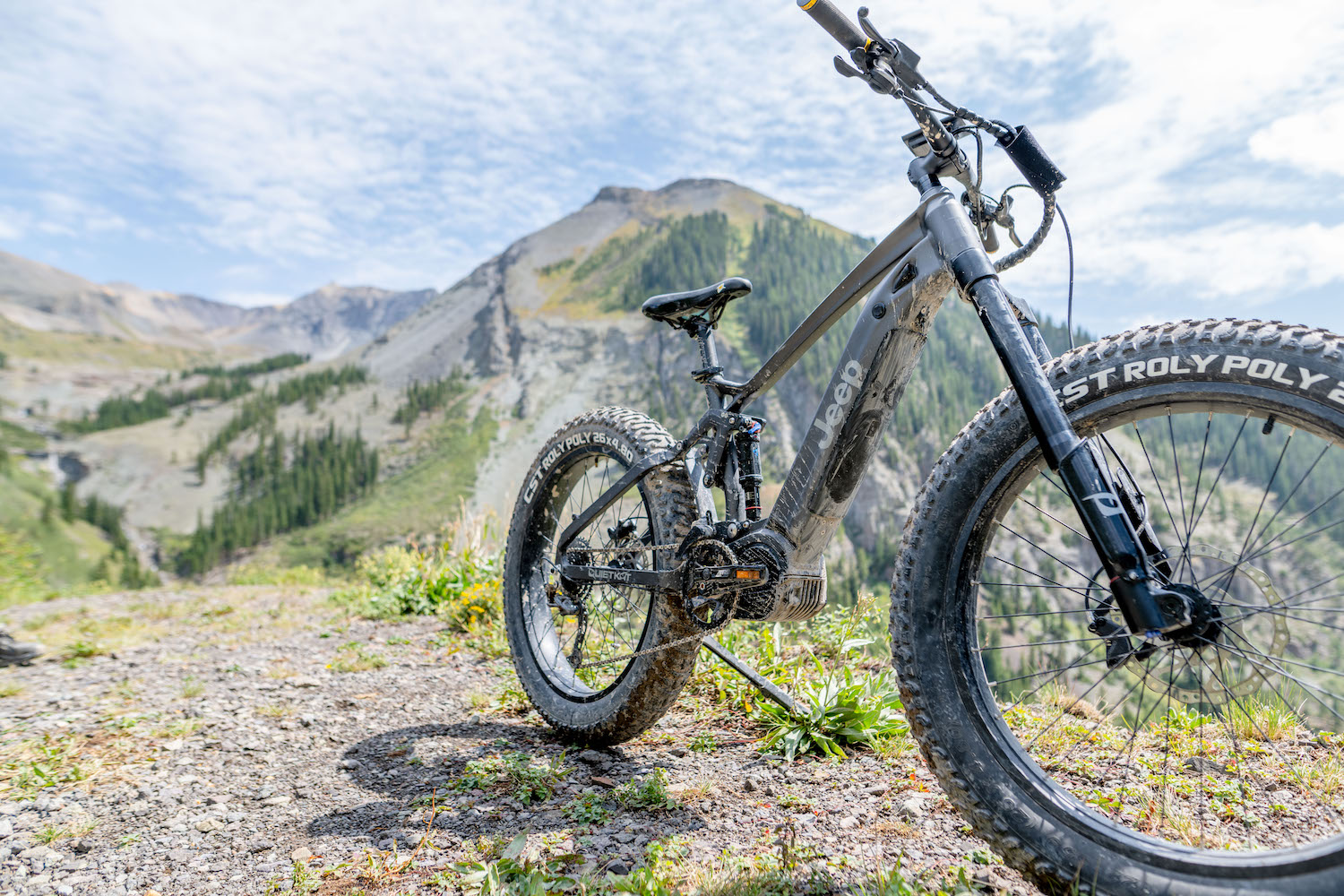 Behind the scenes look at Jeep's new high power full suspension e-bikes