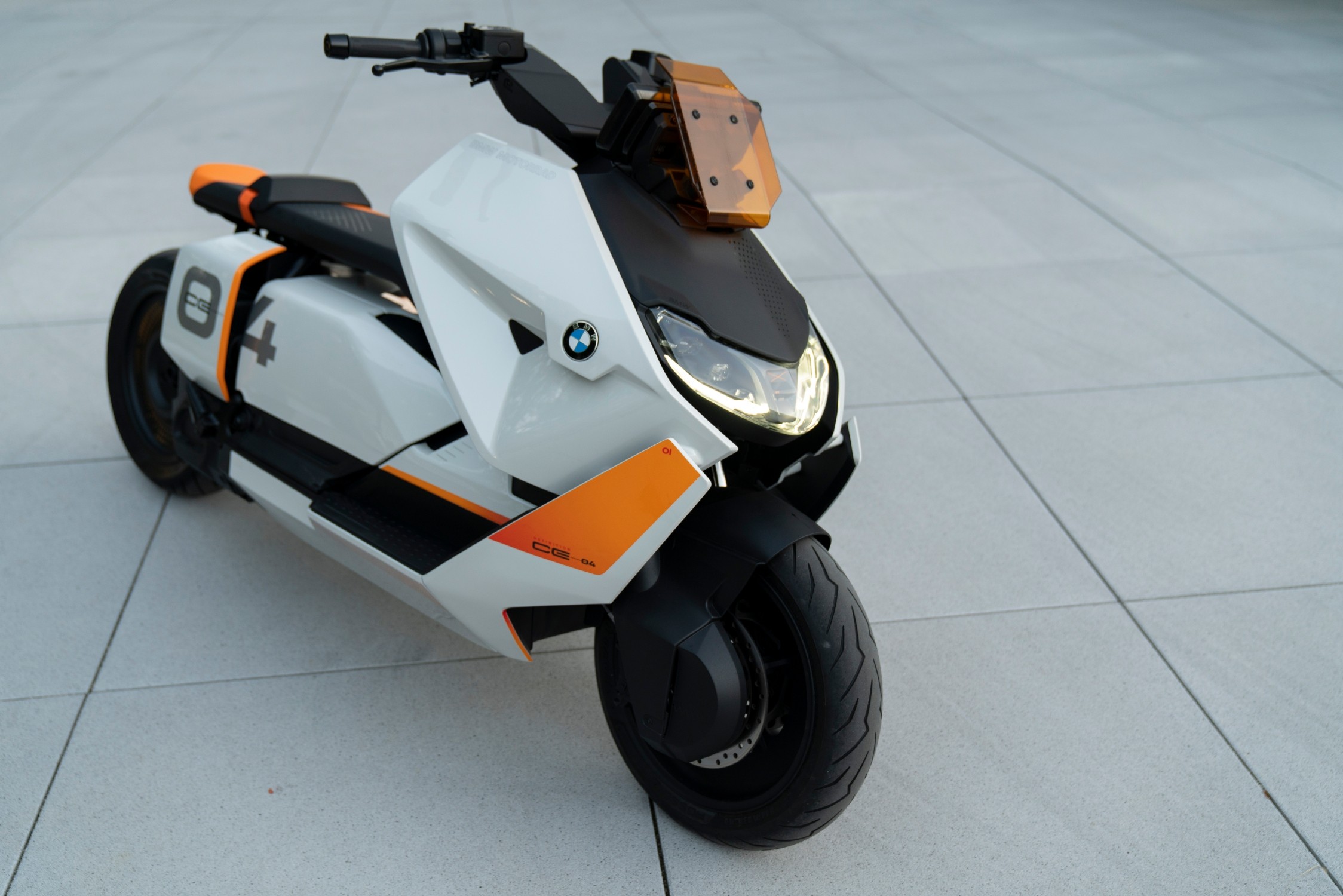 BMW CE 04 futuristic electric scooter spied in public testing, all ...