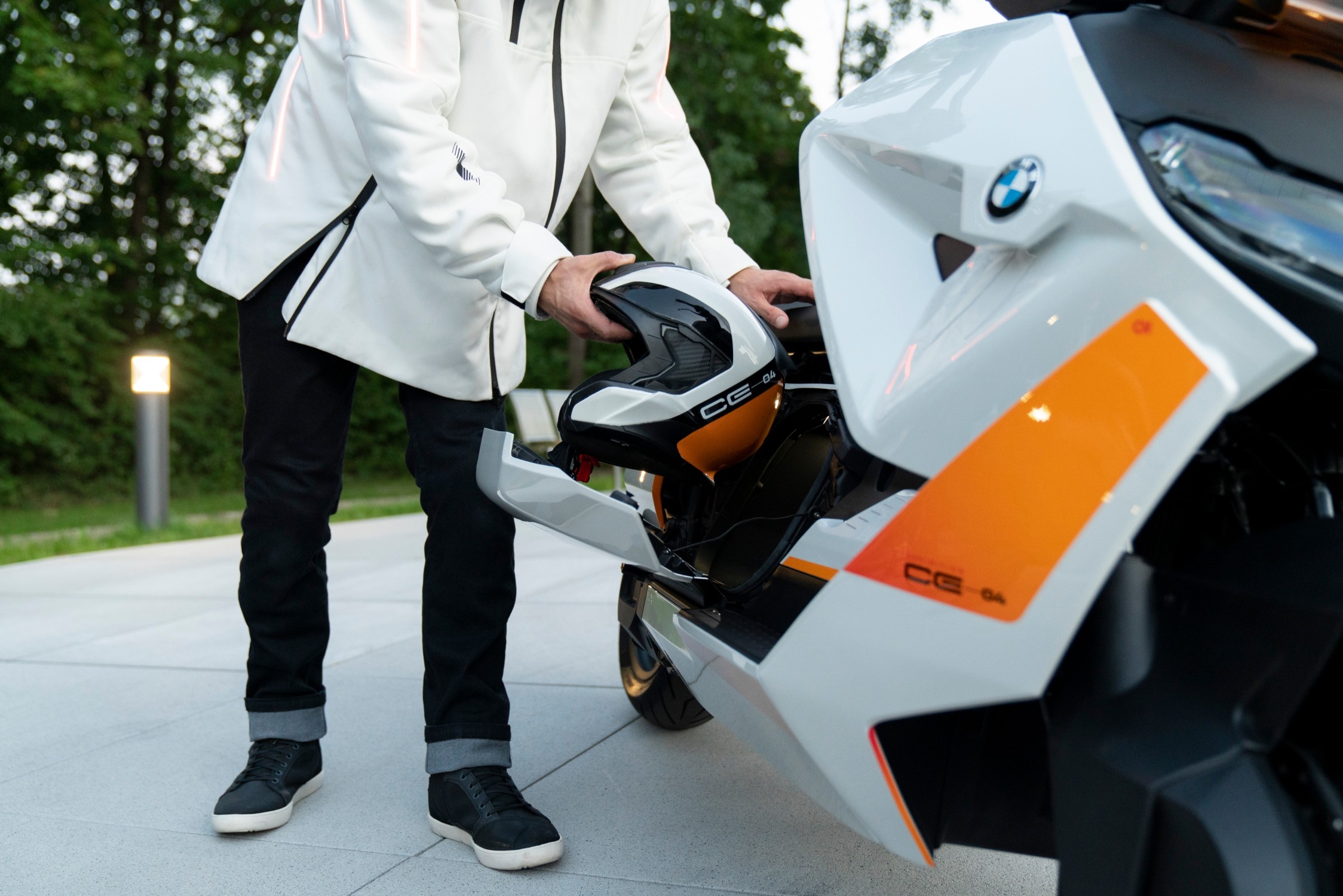 Futuristic BMW electric scooter ready for production, design filings show