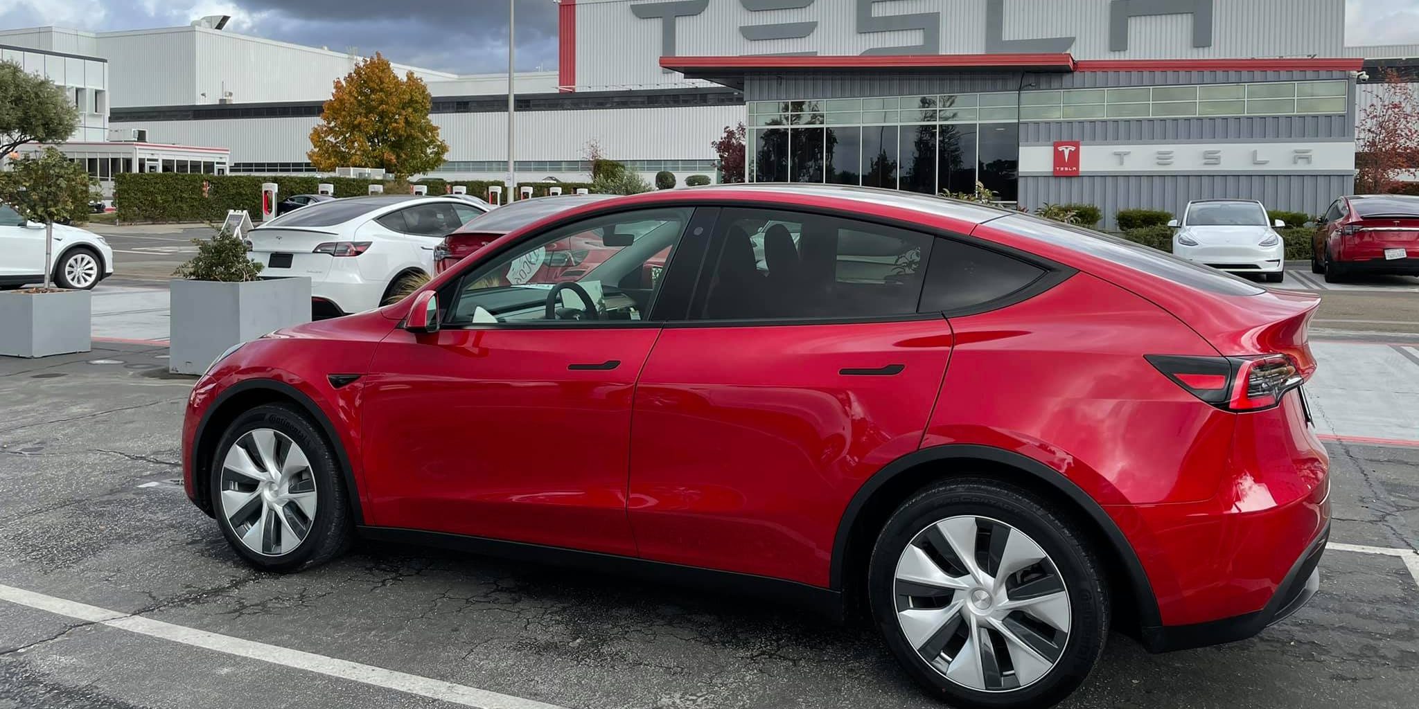 Tesla Model X vs. Model Y: How Tesla's larger EVs size up | Electrek