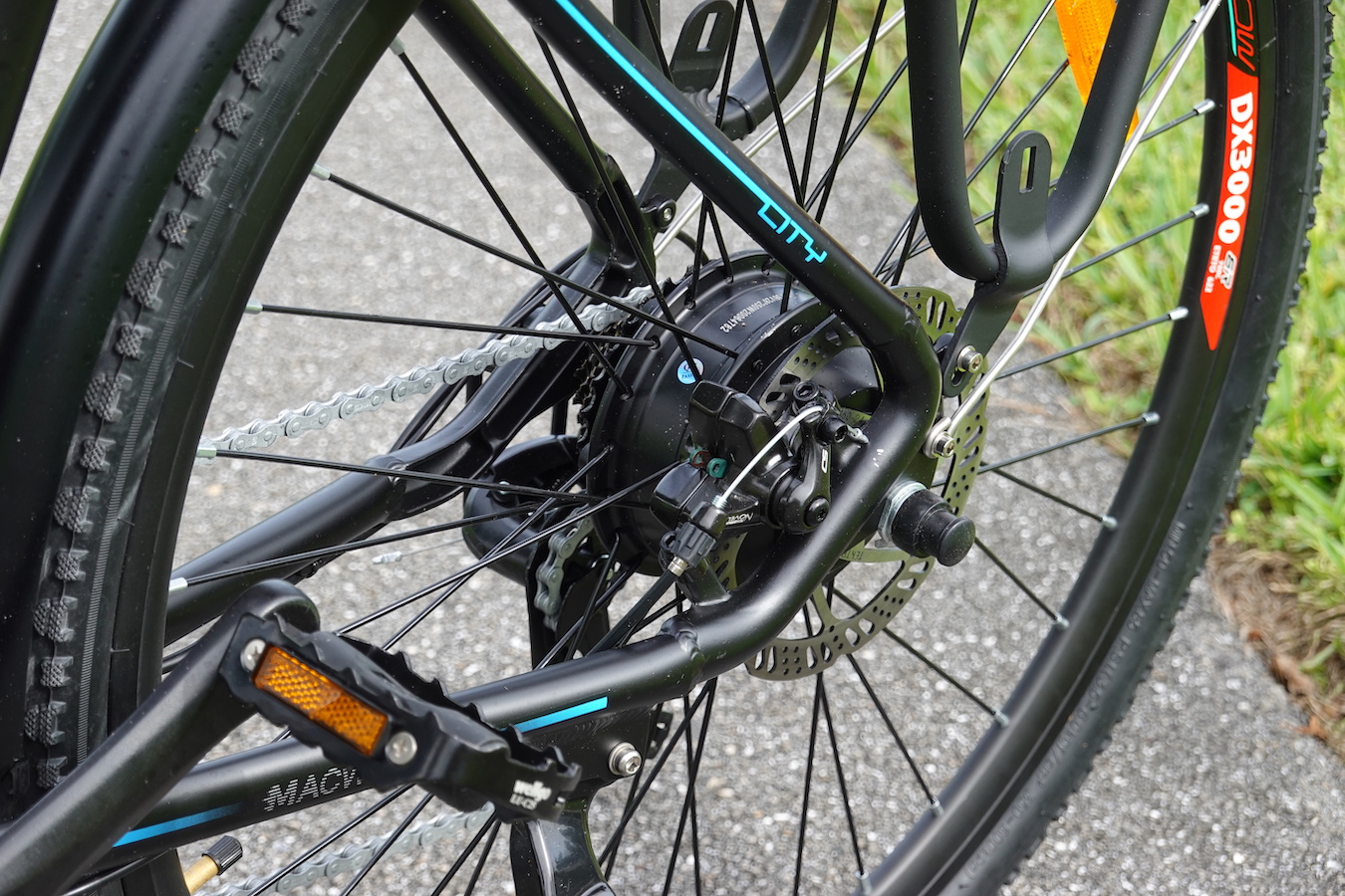 Macwheel Cruiser budget electric bike review: Cheap thrills at $799 ...