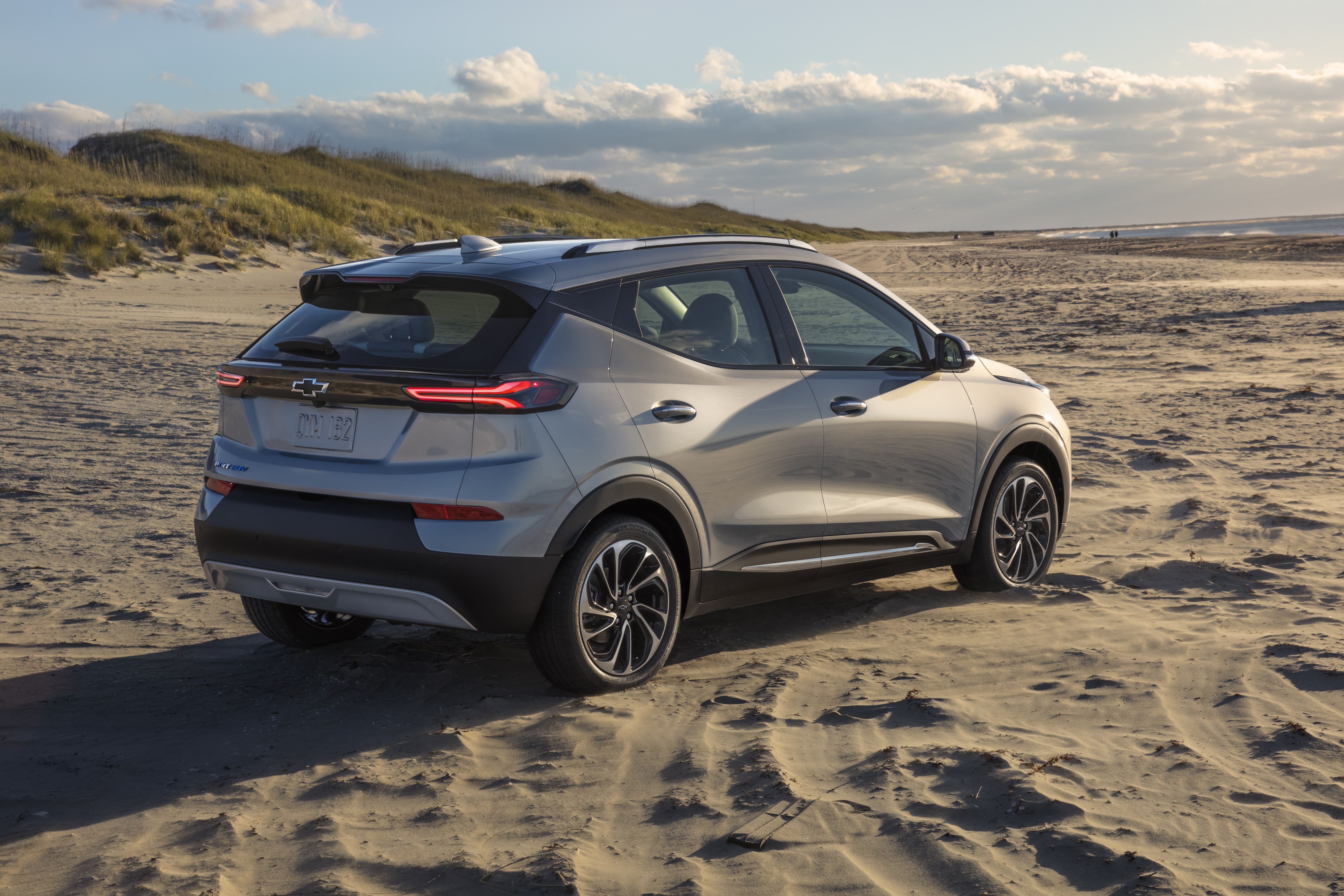 2022 Chevrolet Bolt EUV and EV announced with almost everything you ...