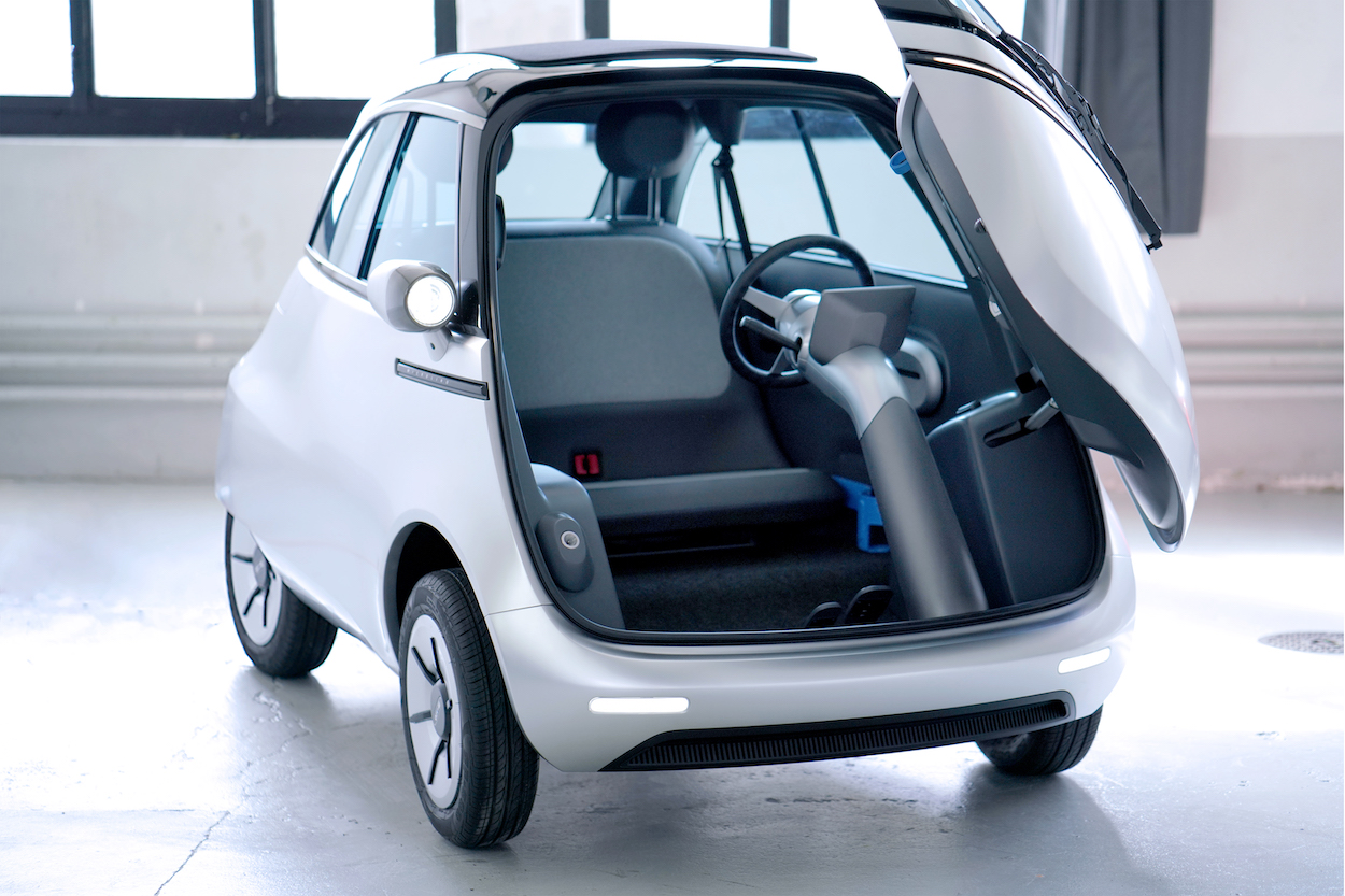 Watch new test drive of the most adorable tiny electric car you can't ...