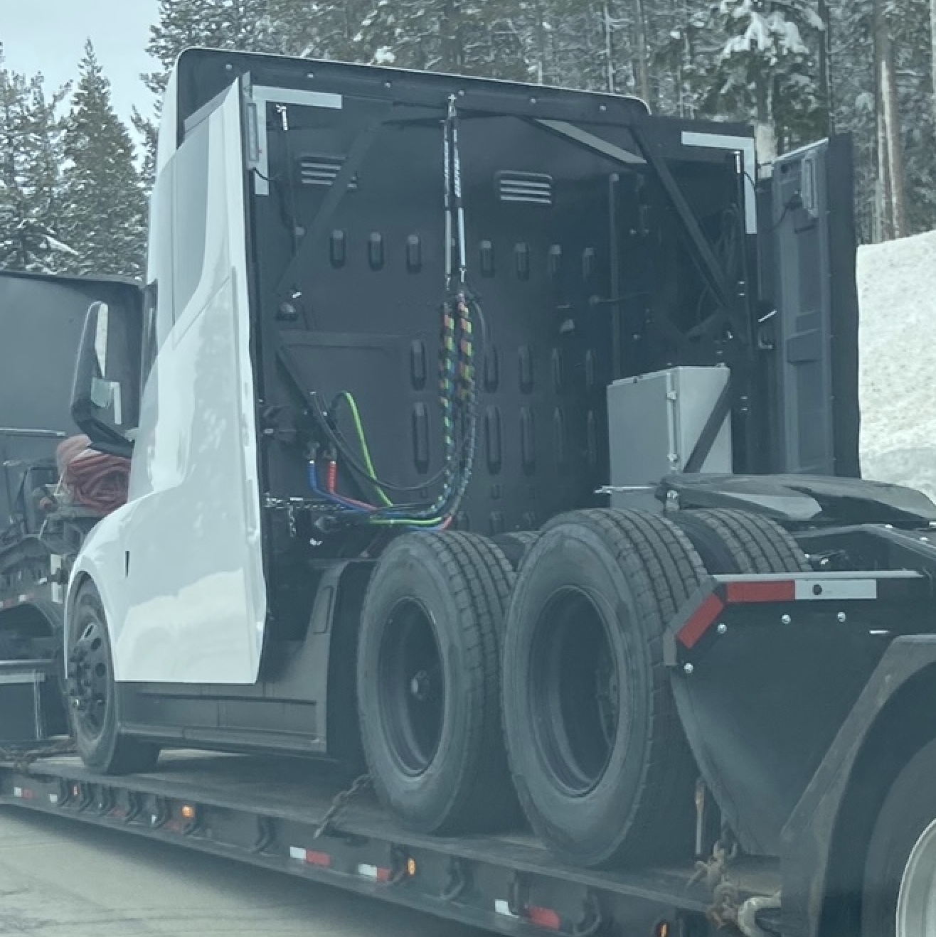 Tesla produces another new Tesla Semi electric truck | Electrek