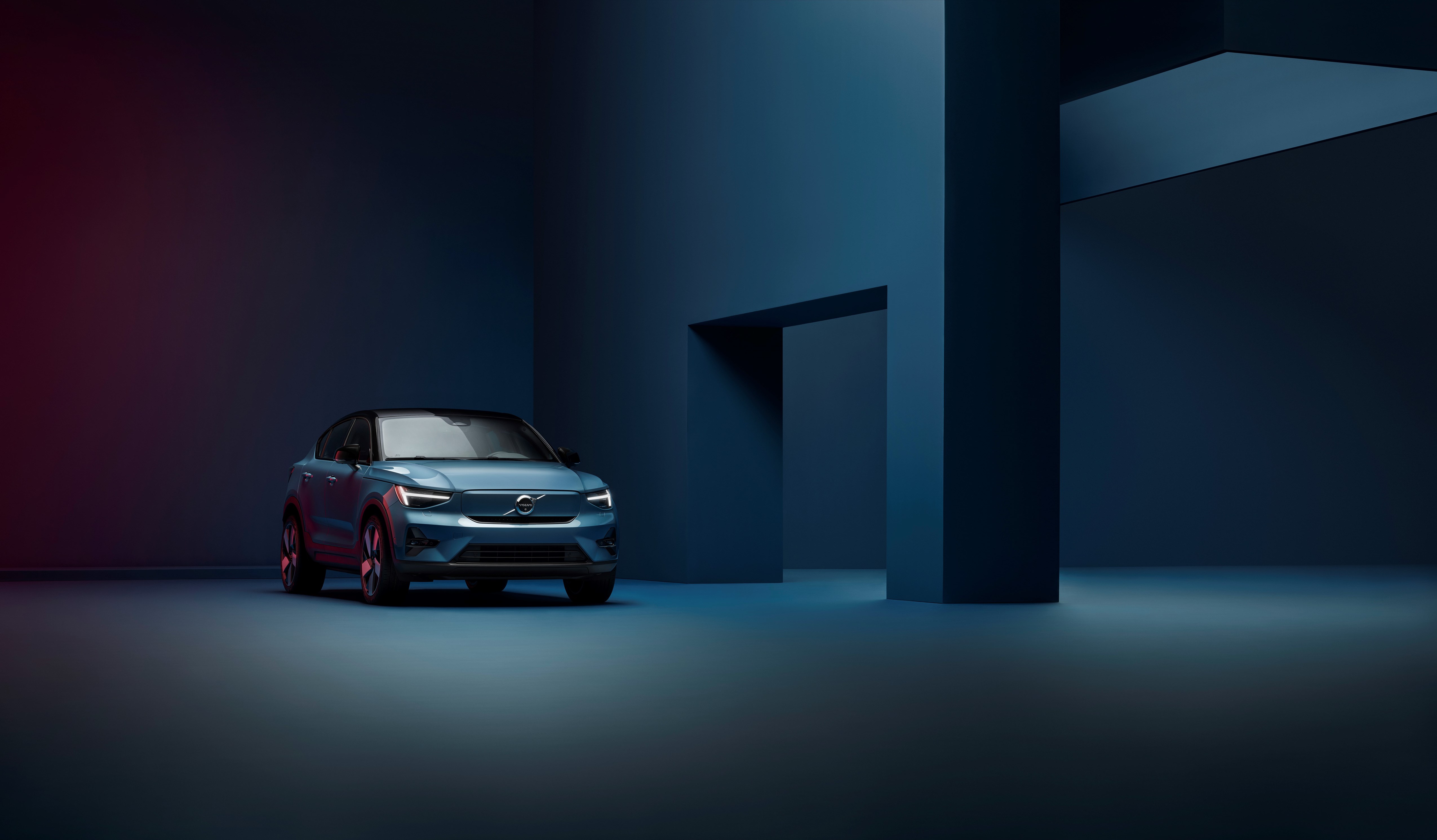 Volvo unveils C40 Recharge electric SUV with over 200 miles of range ...