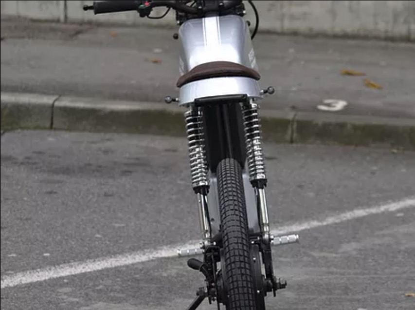 This new retro-style electric moped blends e-bikes and motorcycles