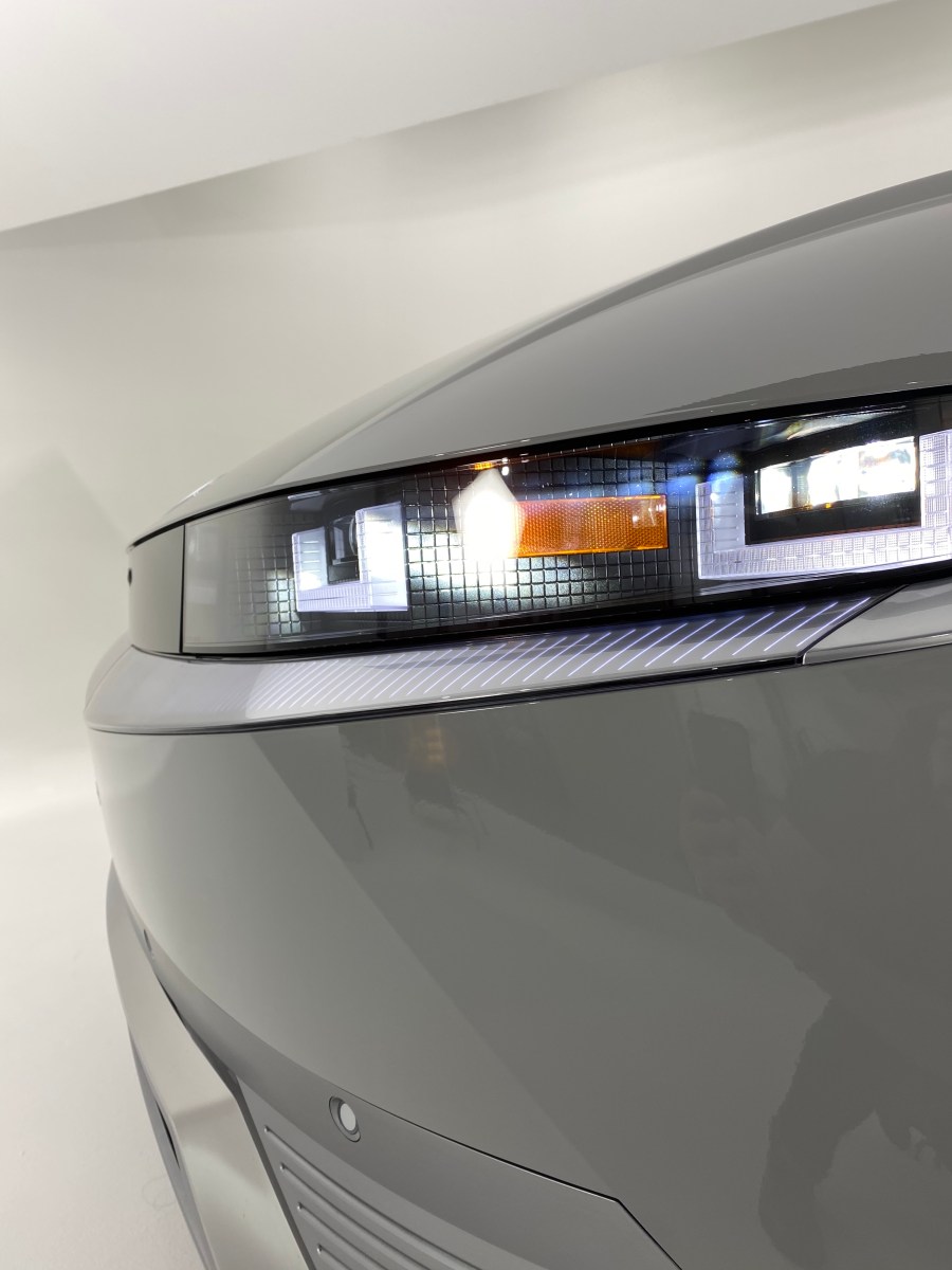 Here's an up-close look at the Hyundai Ioniq 5 (video) | Electrek