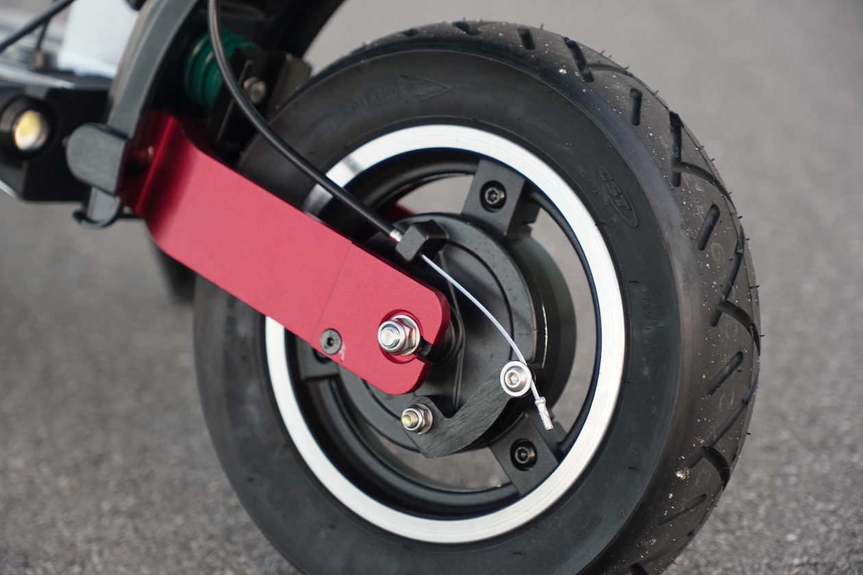 Inokim Quick 4 review: This 25 mph electric scooter is all about the ...