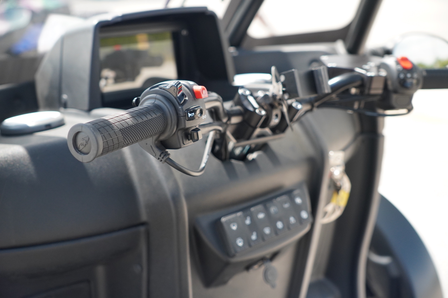 Test ride: Arcimoto 3-wheeled electric vehicles, cranking fun to the max!