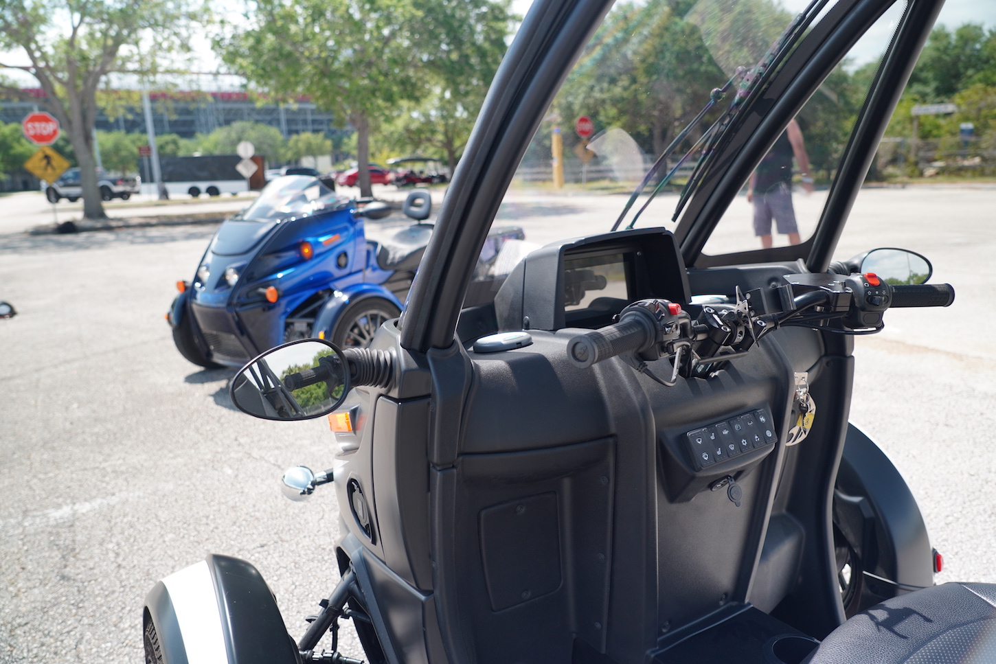 Test ride: Arcimoto 3-wheeled electric vehicles, cranking fun to the max!