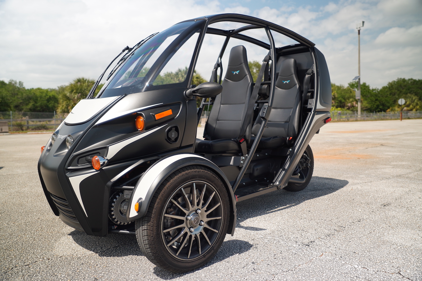 Test ride: Arcimoto 3-wheeled electric vehicles, cranking fun to the max!