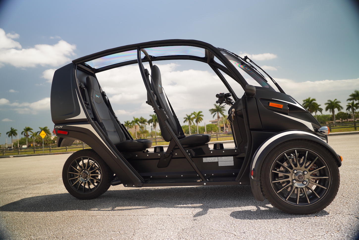 Test ride: Arcimoto 3-wheeled electric vehicles, cranking fun to the max!