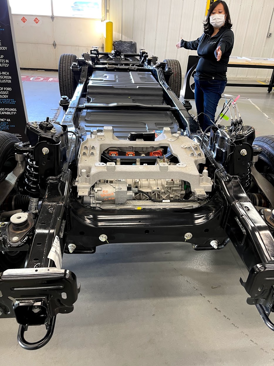 Ford F-150 Lightning starts under $40k w/ 300-mile range and can power ...