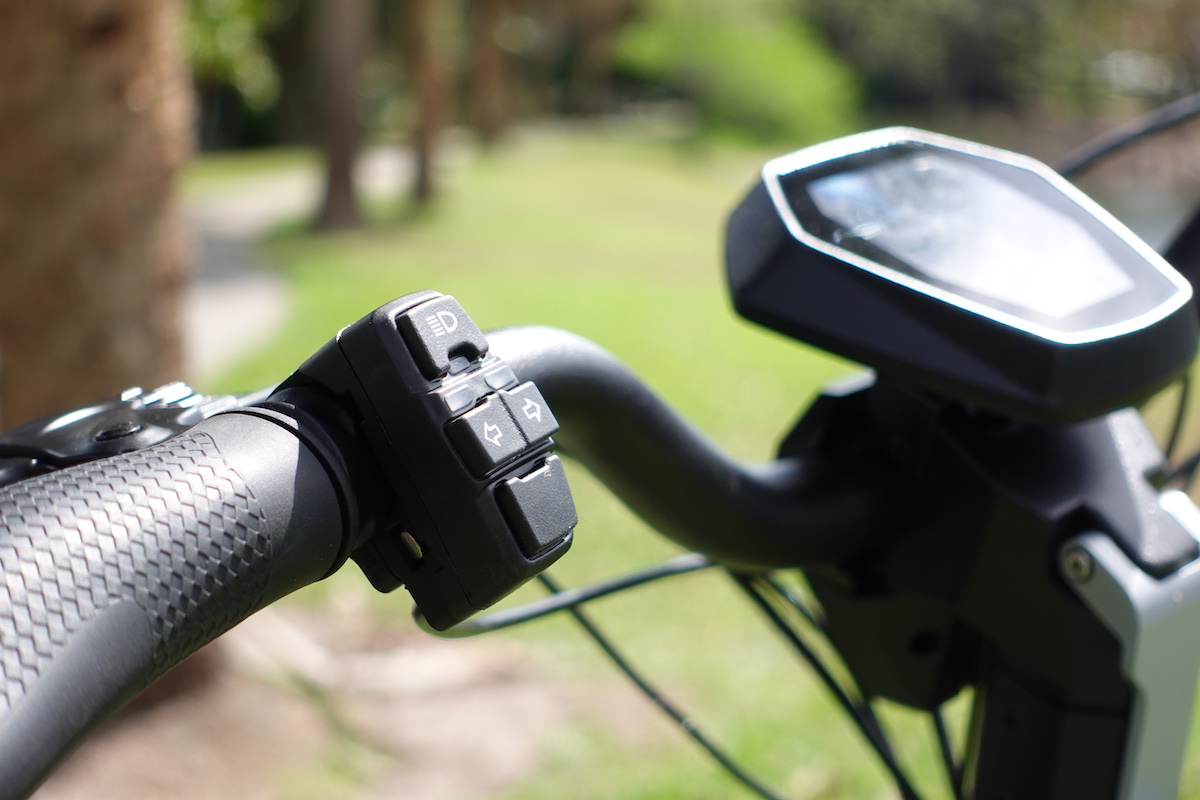 Apollo Phantom review: 40 MPH electric scooter redesigned from scratch