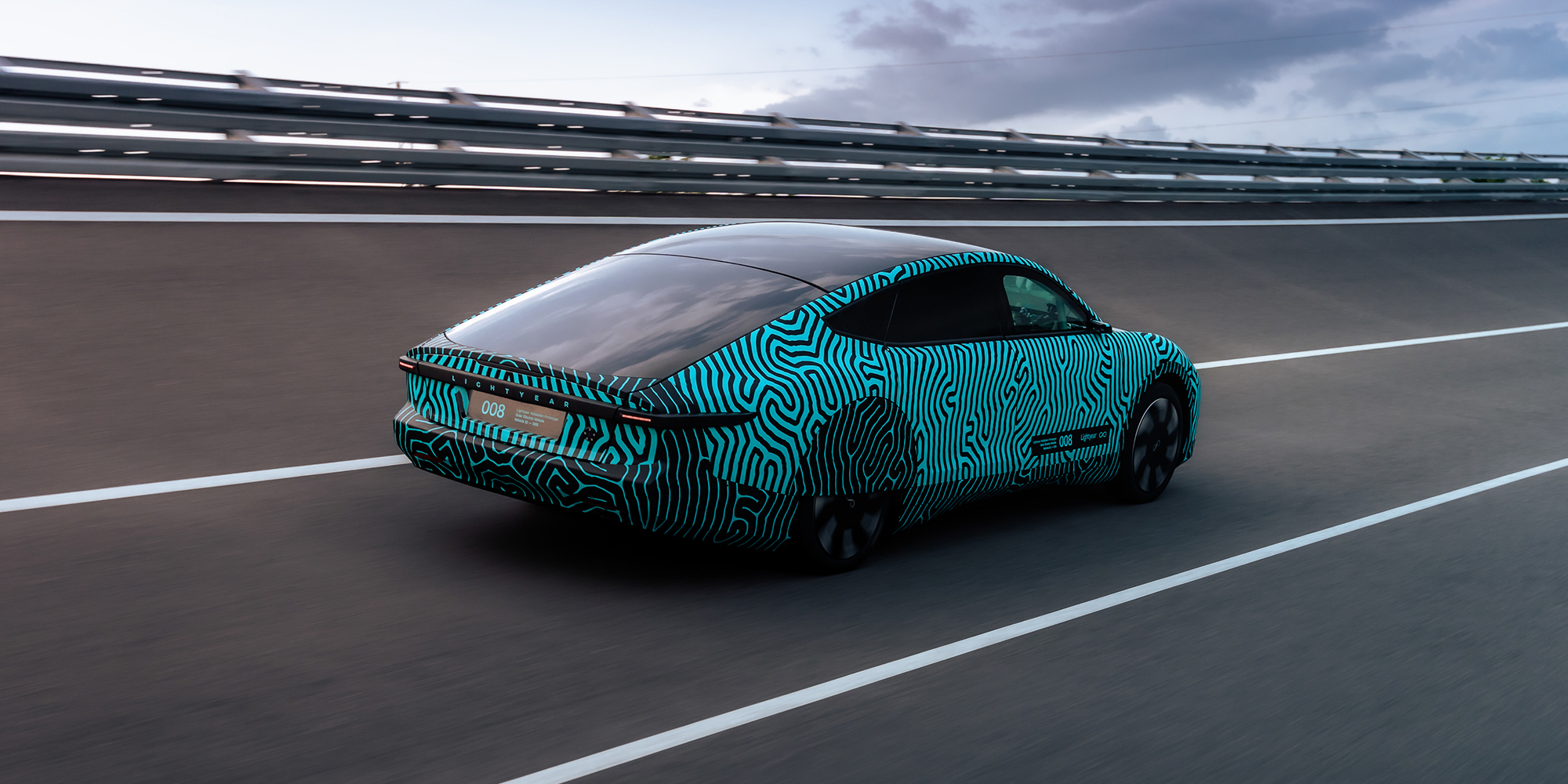 Lightyear One prototype delivers 441 miles on 60kWh (+3.45kWh solar) in ...