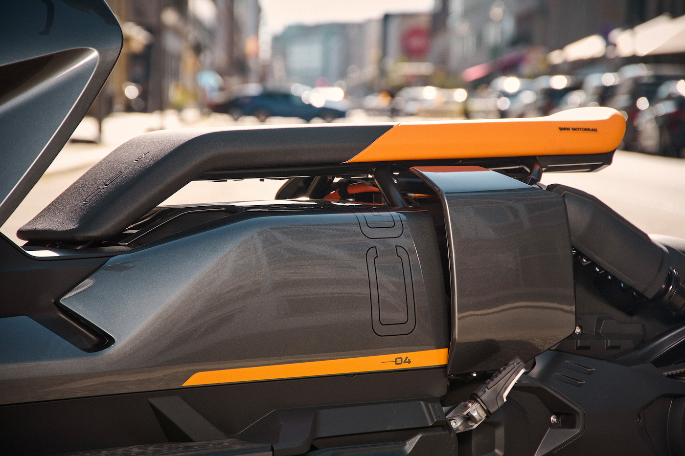 BMW unveils its crazy, futuristic 75 mph electric scooter | Electrek