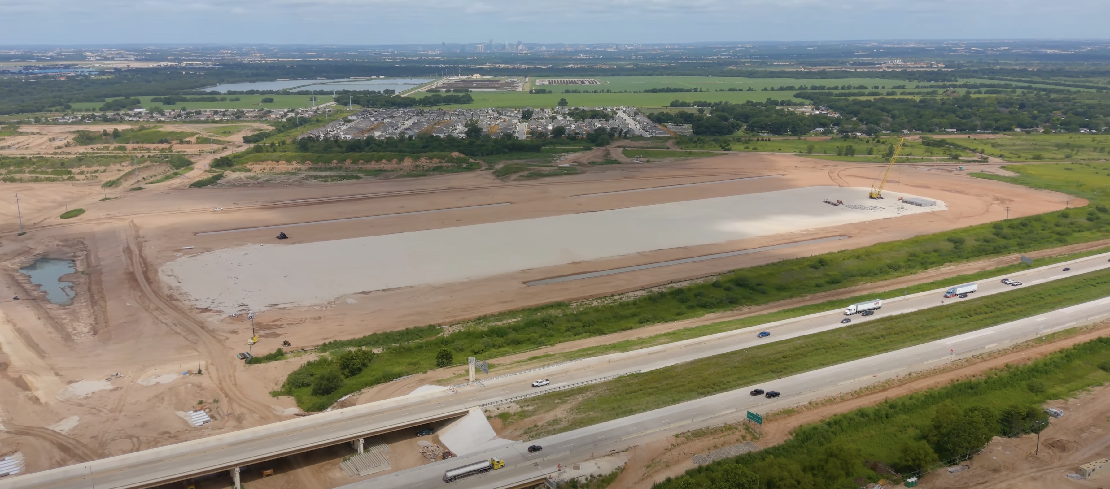 Tesla Gigafactory Texas is taking shape in new drone flyover video ...