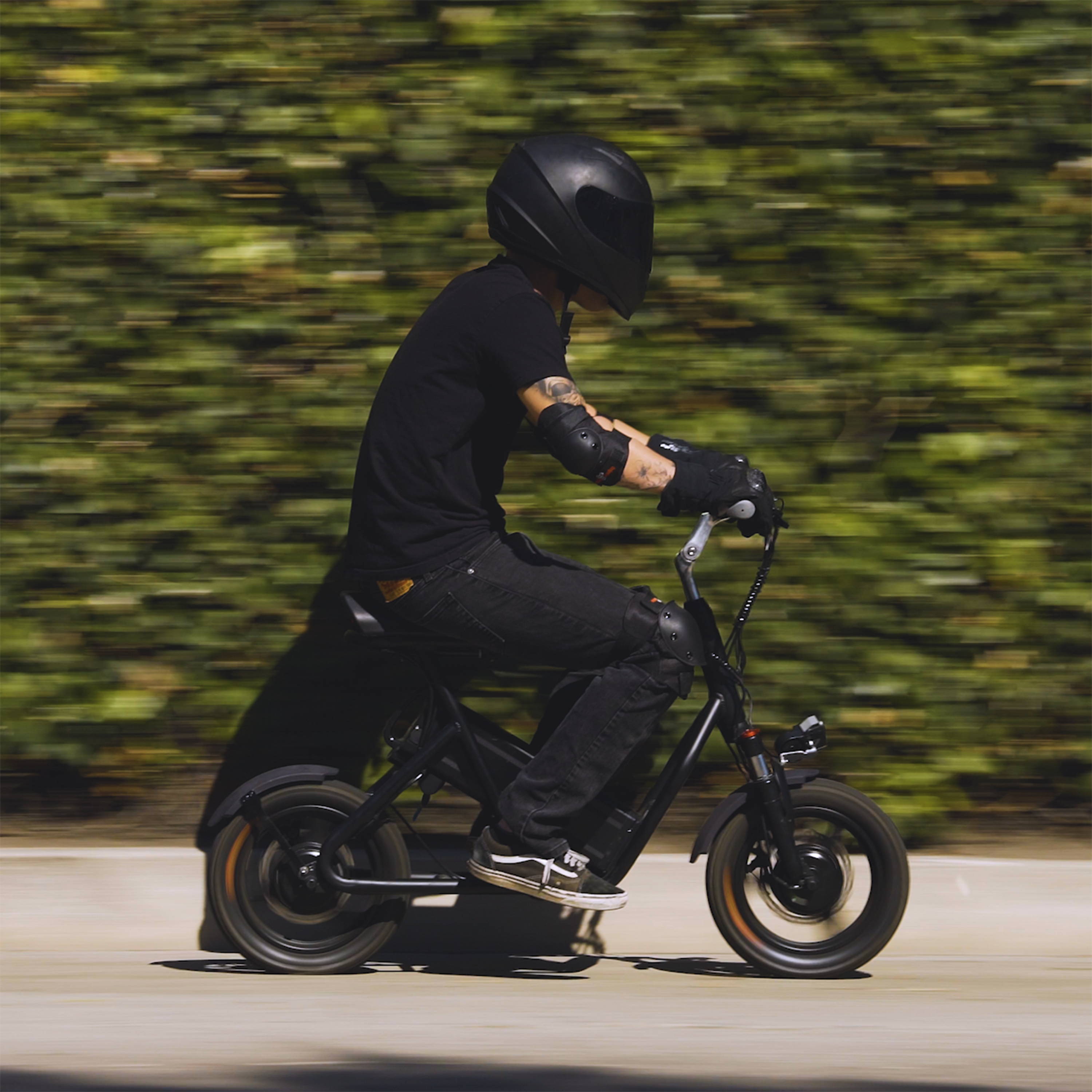 Voromotors' RoadRunner is a nutty little 35 mph seated electric scooter