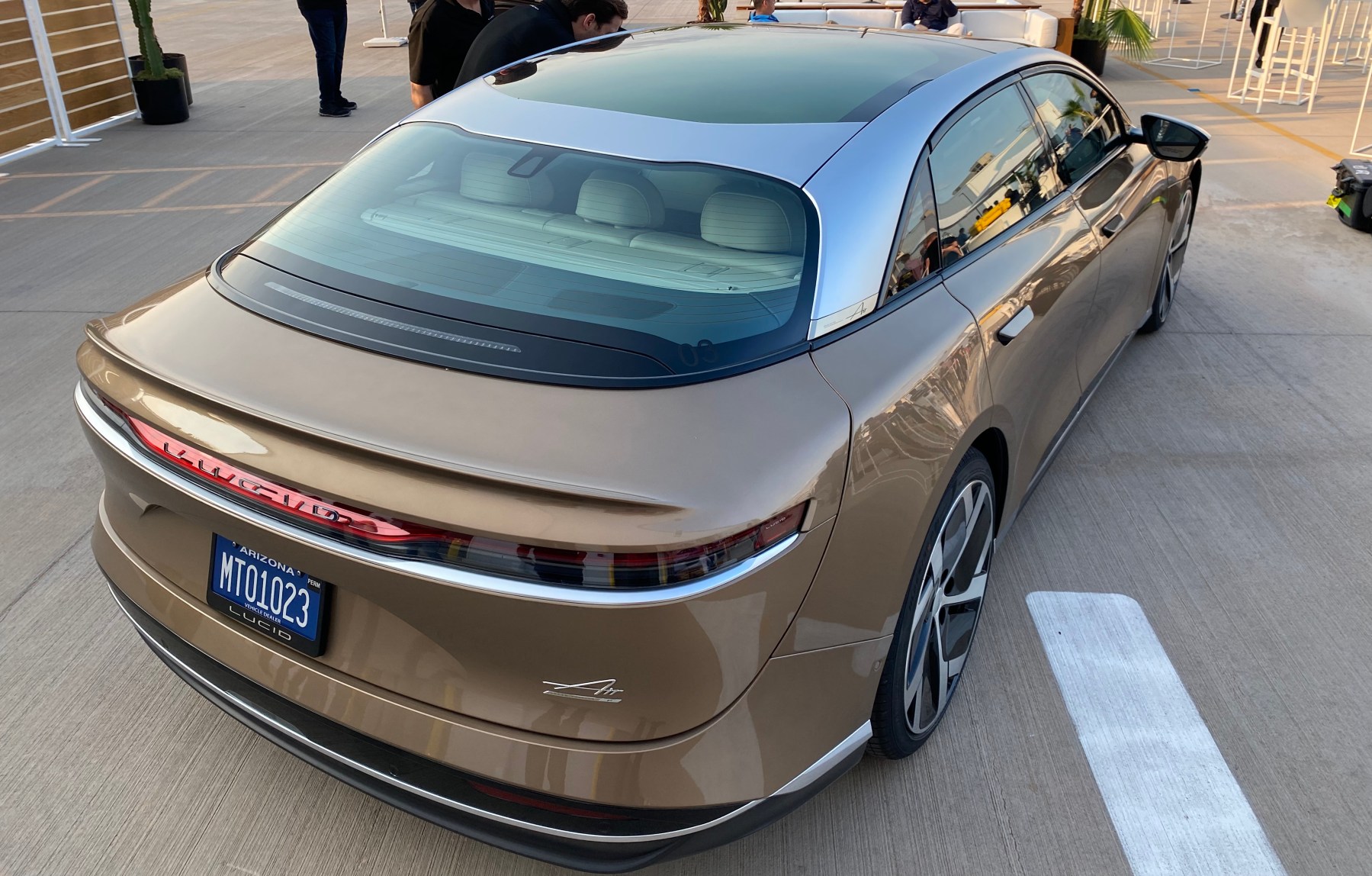 First look and test-drive with the Lucid Air Dream Edition: An ...