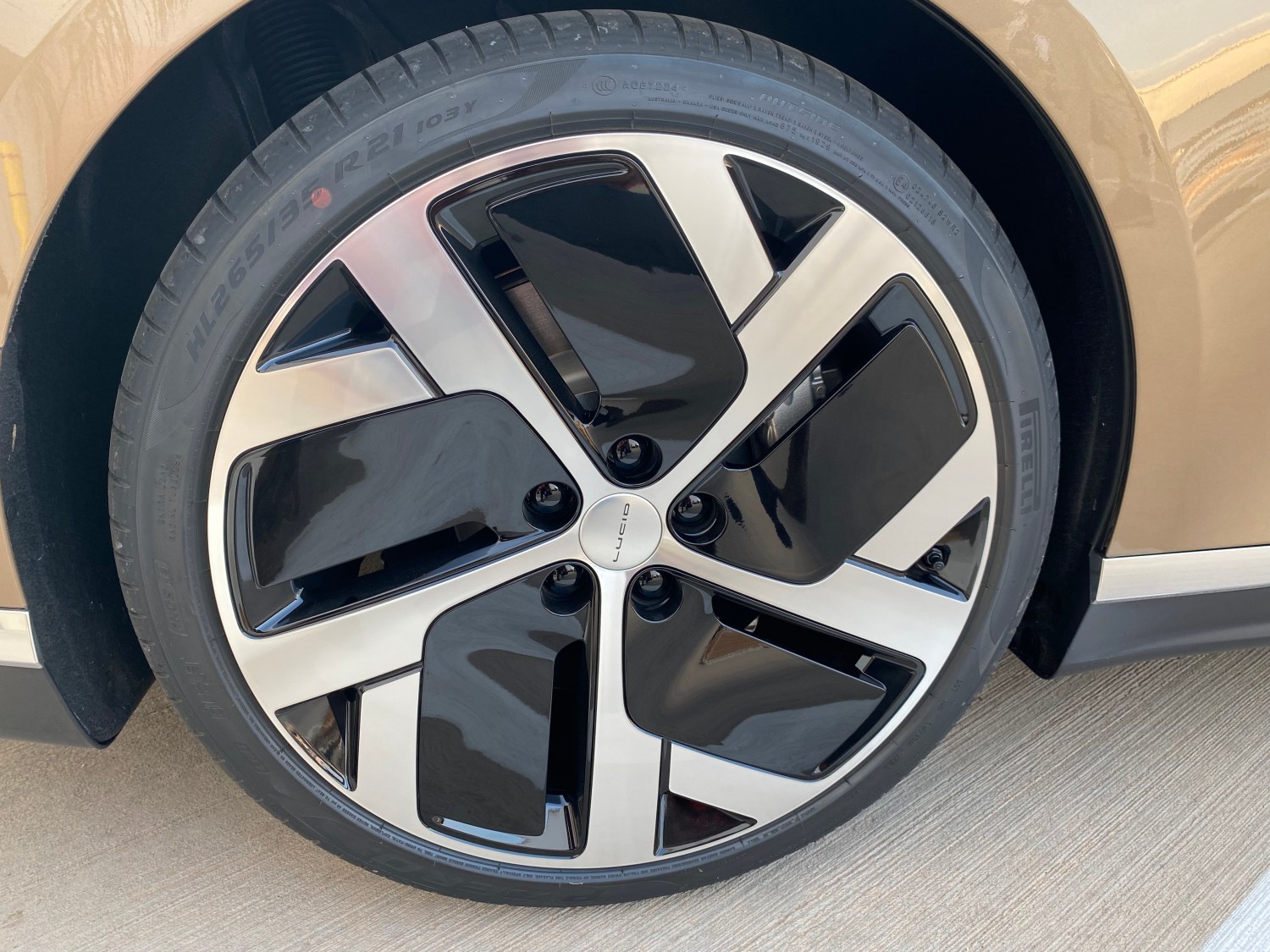 First look and test-drive with the Lucid Air Dream Edition: An ...