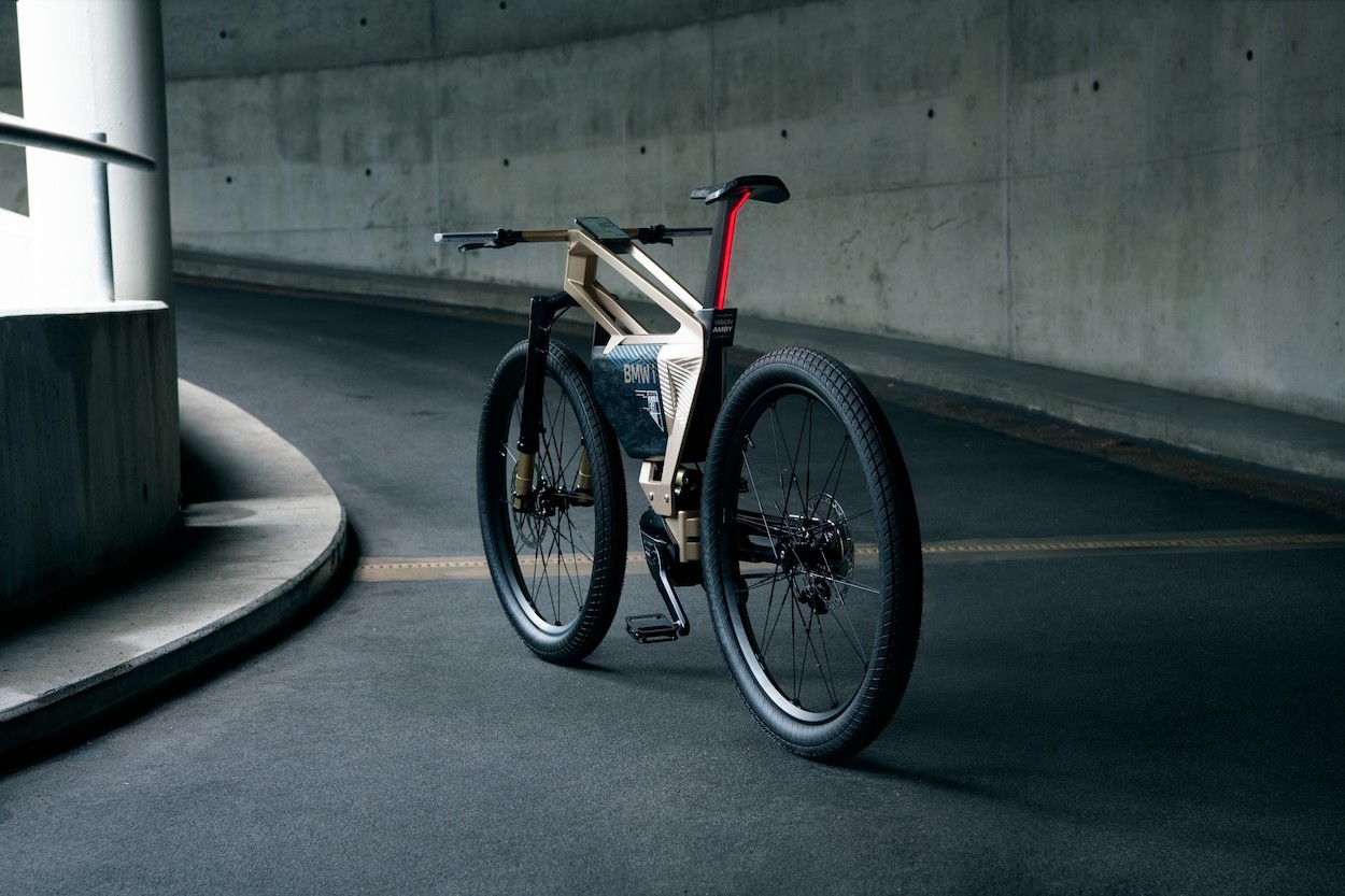 BMW unveils 60 km/h (37 mph) electric bicycle with 300 km (186 mi) range