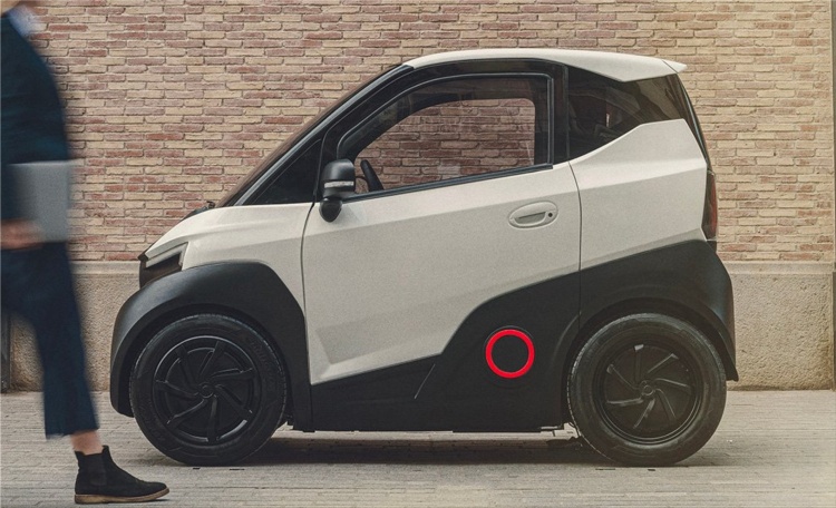 Silence S04 unveiled as small electric car with removable wheeled battery