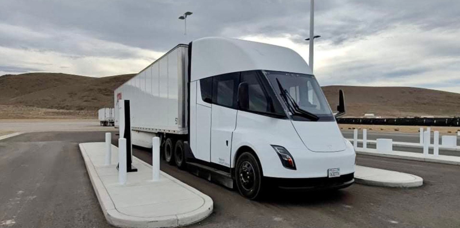Charging up in Cabazon and saw these Superchargers that aren’t parking ...