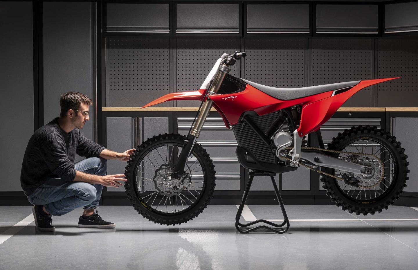 Stark Varg electric dirt bike is 'world's fastest', crushes gas bikes
