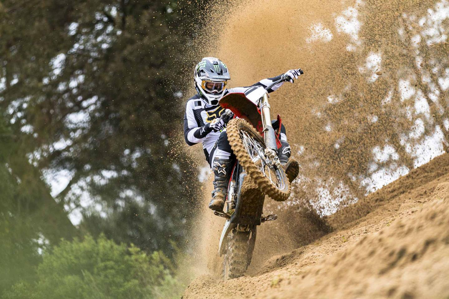 Stark Varg electric dirt bike is 'world's fastest', crushes gas bikes