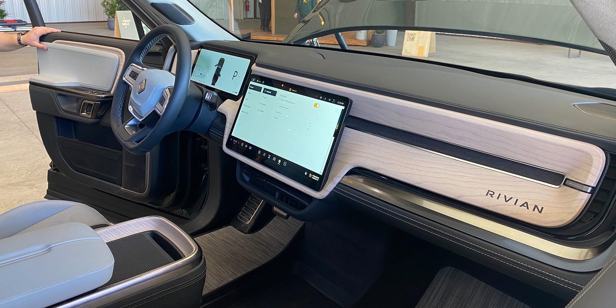The Rivian R1T is Electrek’s 2021 vehicle of the year - Top Tech News