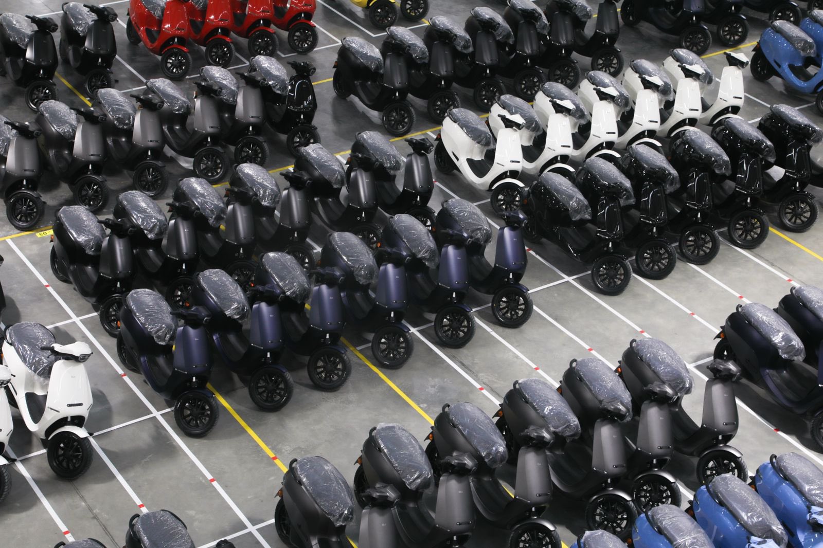 Photos show sea of Ola’s high-speed electric scooters ahead of ...