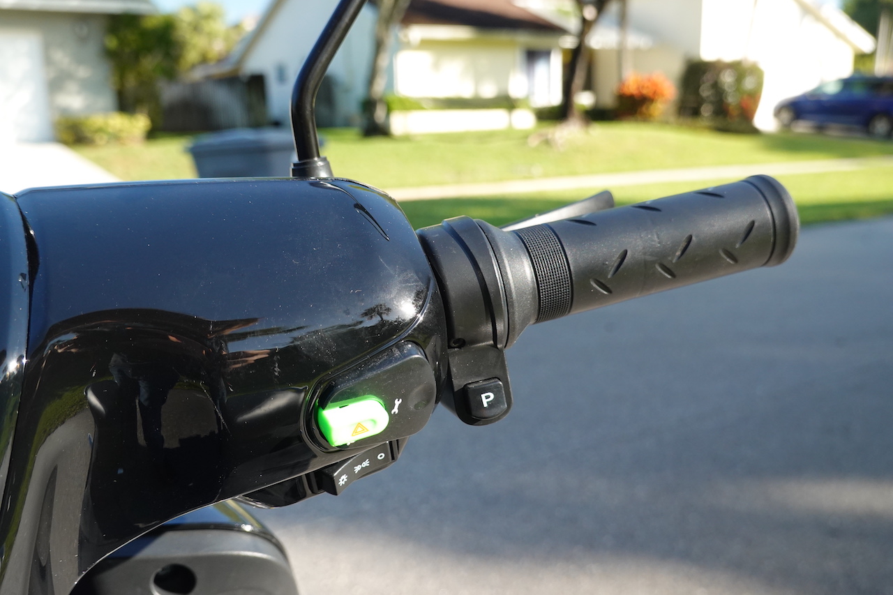 SWFT Maxx electric moped review: A low-cost ride with e-bike ...