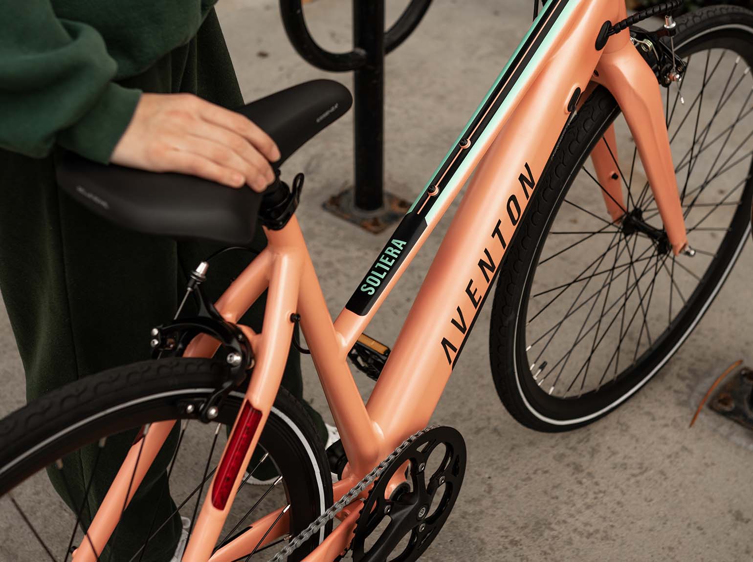 Aventon Soltera launched as low-cost commuter e-bike with hidden battery