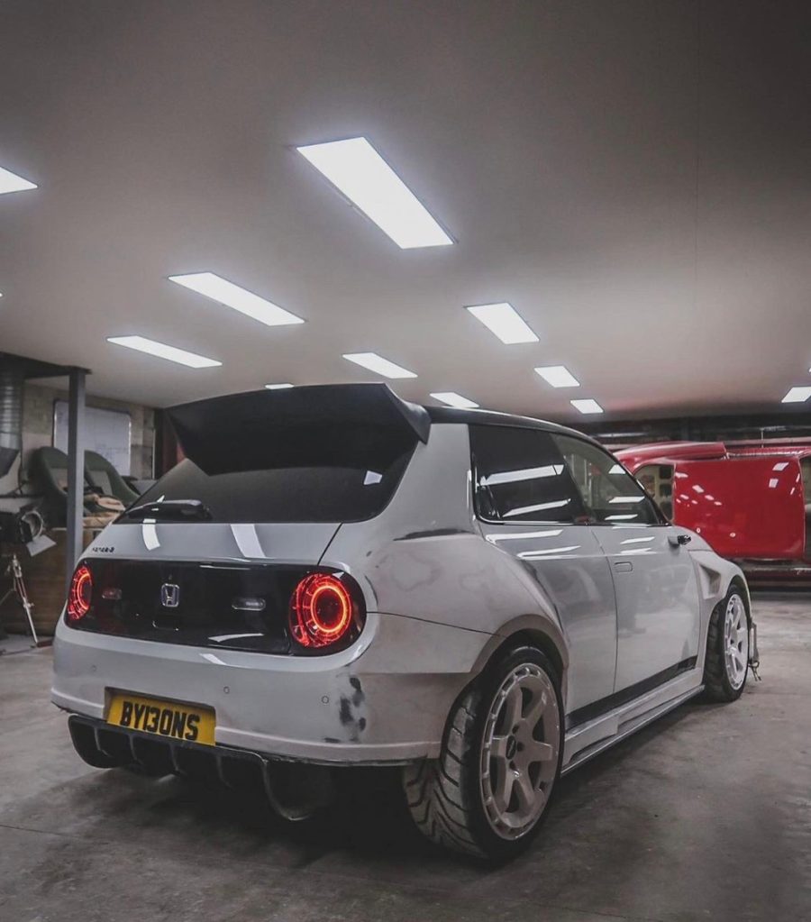 Honda e goes full thicc boi with touring car widebody kit (lots of ...