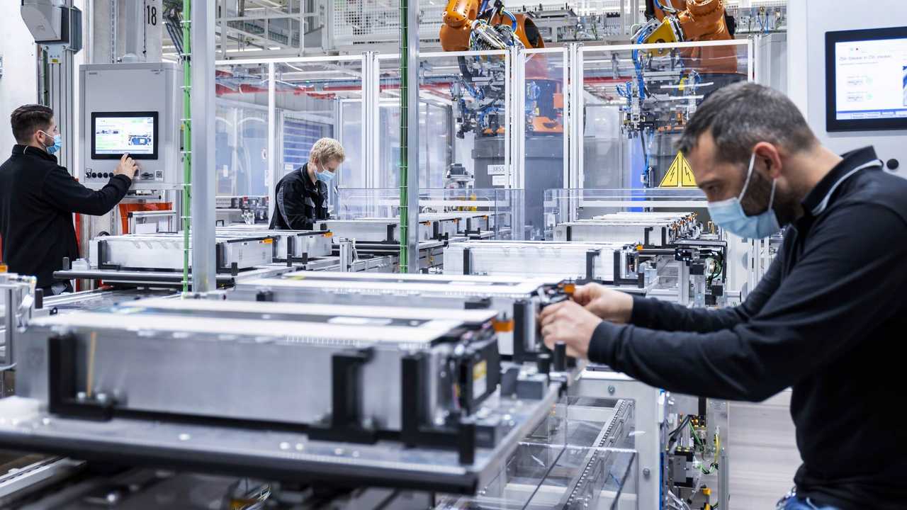 Mercedes to bring electric drivetrain development in-house from 2024