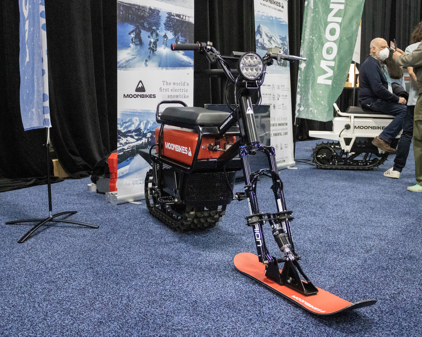 Closer look at Moonbikes's fun-looking electric snowmobile/e-bike mashup